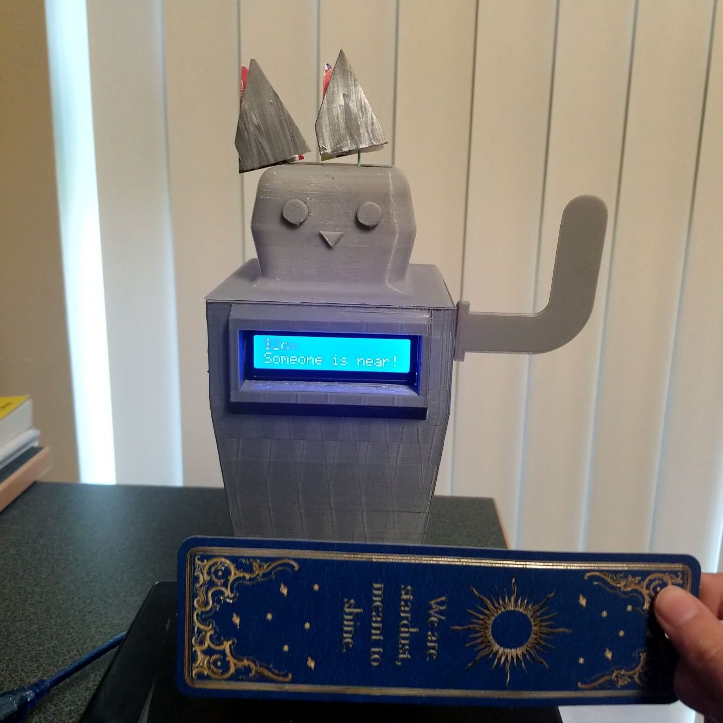 Waving Cat : 5 Steps - Instructables