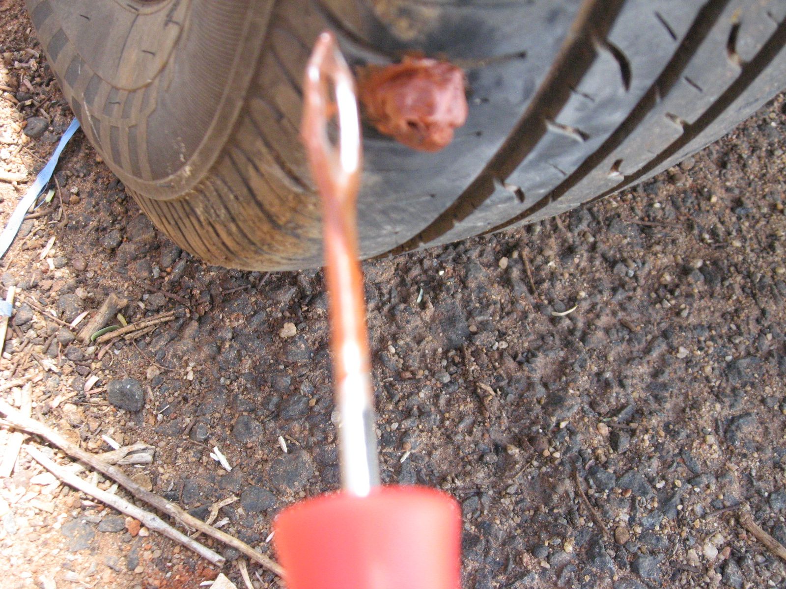 How to Repair a Tubeless Tyre Puncture : 4 Steps (with Pictures ...