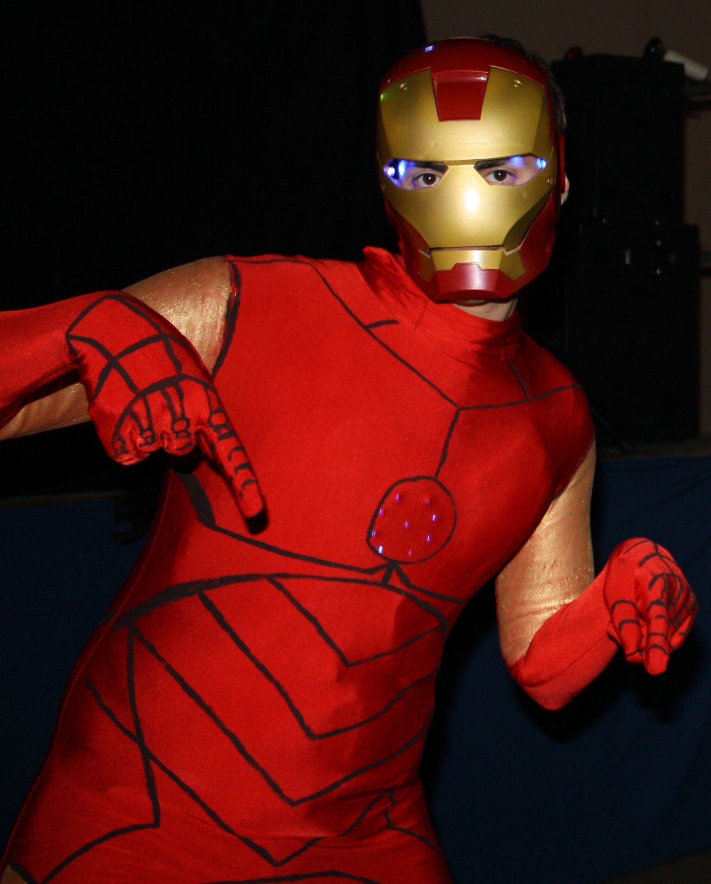 Hand Made Iron Man Costume : 3 Steps - Instructables