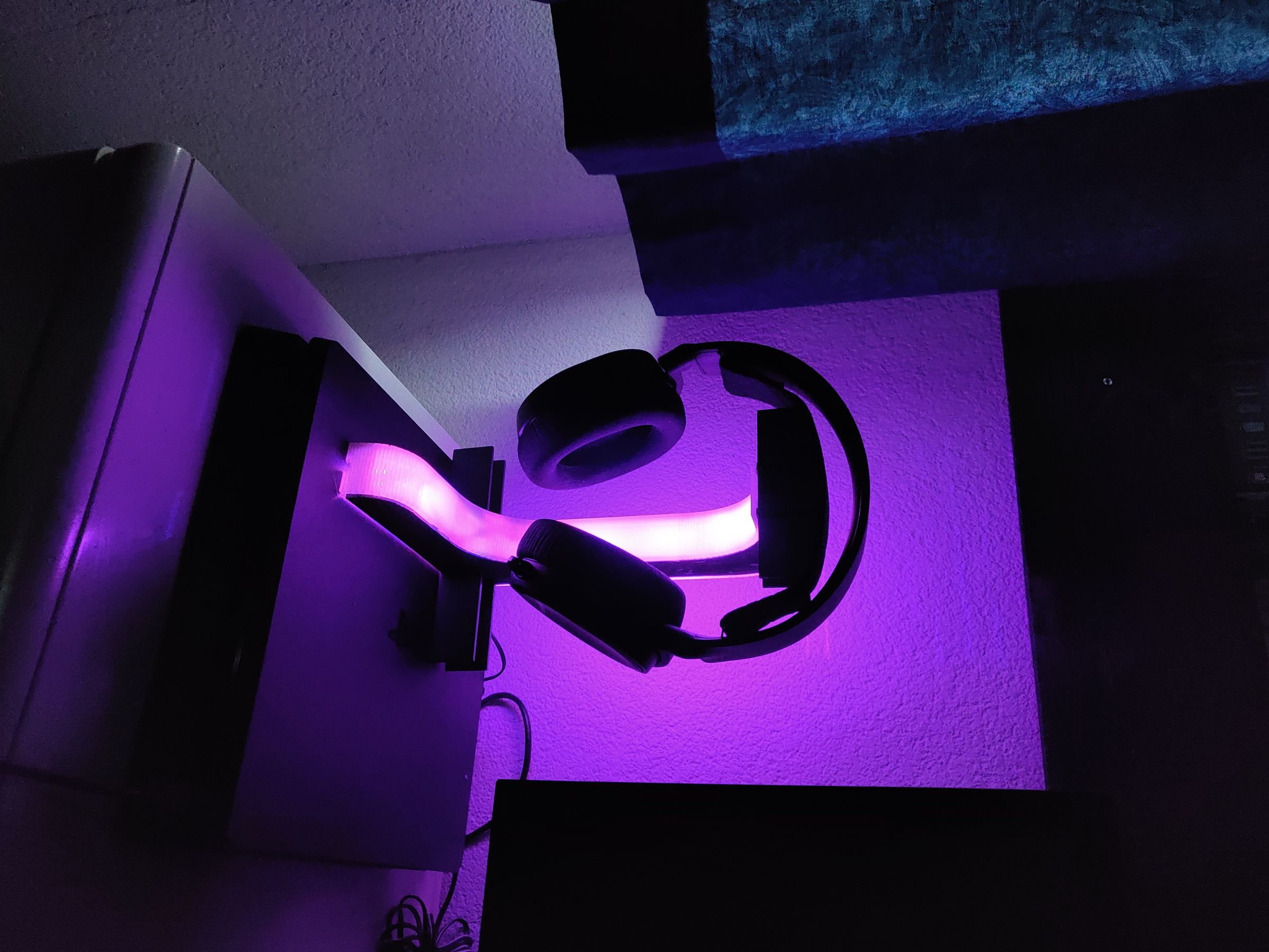 RGB Headphone Stand : 4 Steps - Instructables