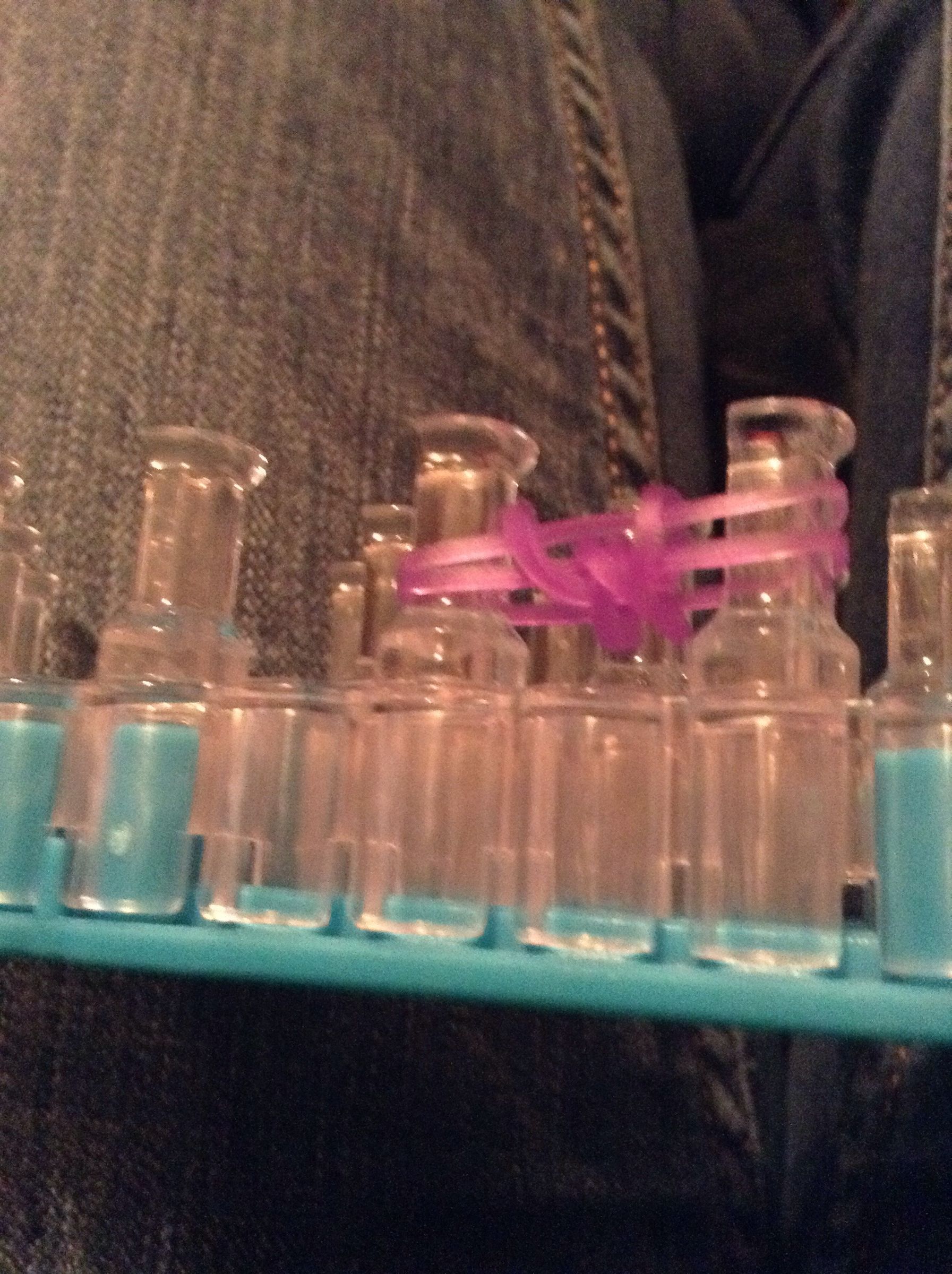 Inverted Fishtail Rainbow Loom : 4 Steps - Instructables