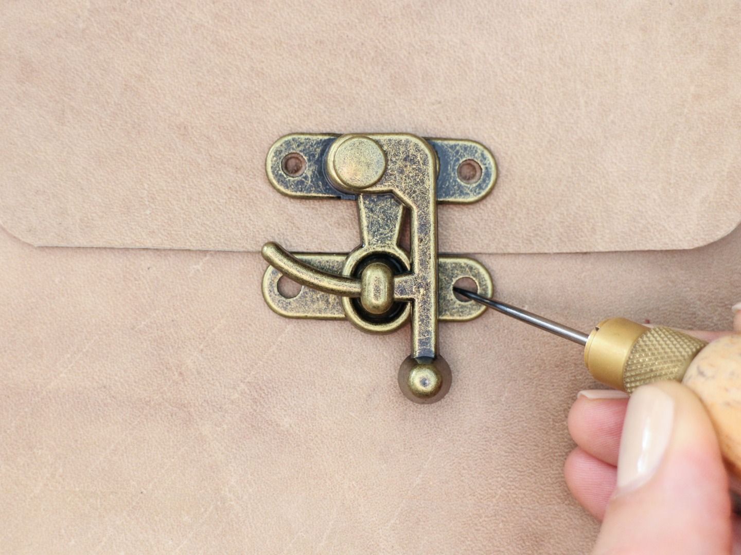 Leather Hardware: Buckles and Clasps : 9 Steps - Instructables