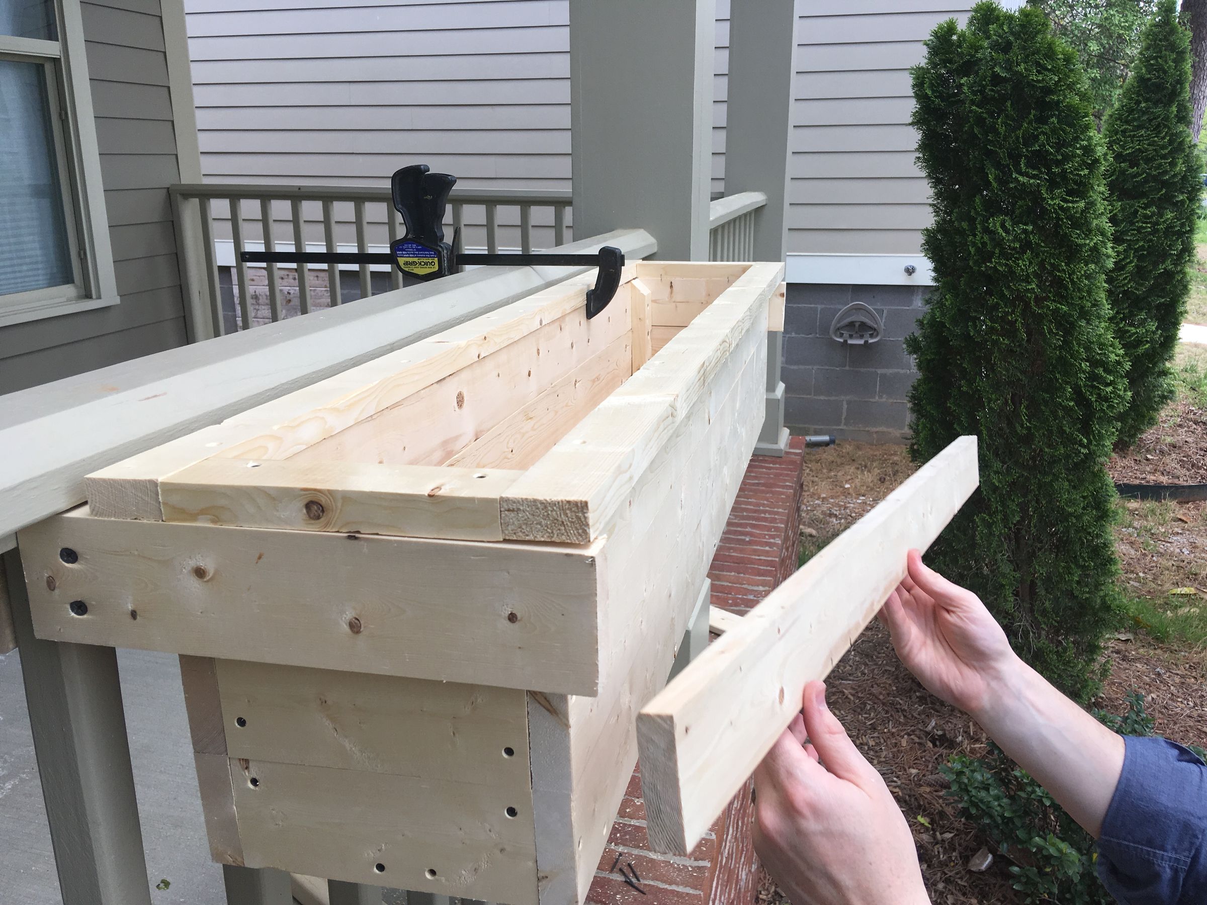 Simple Rail-Clamped Planter Box : 19 Steps (with Pictures) - Instructables