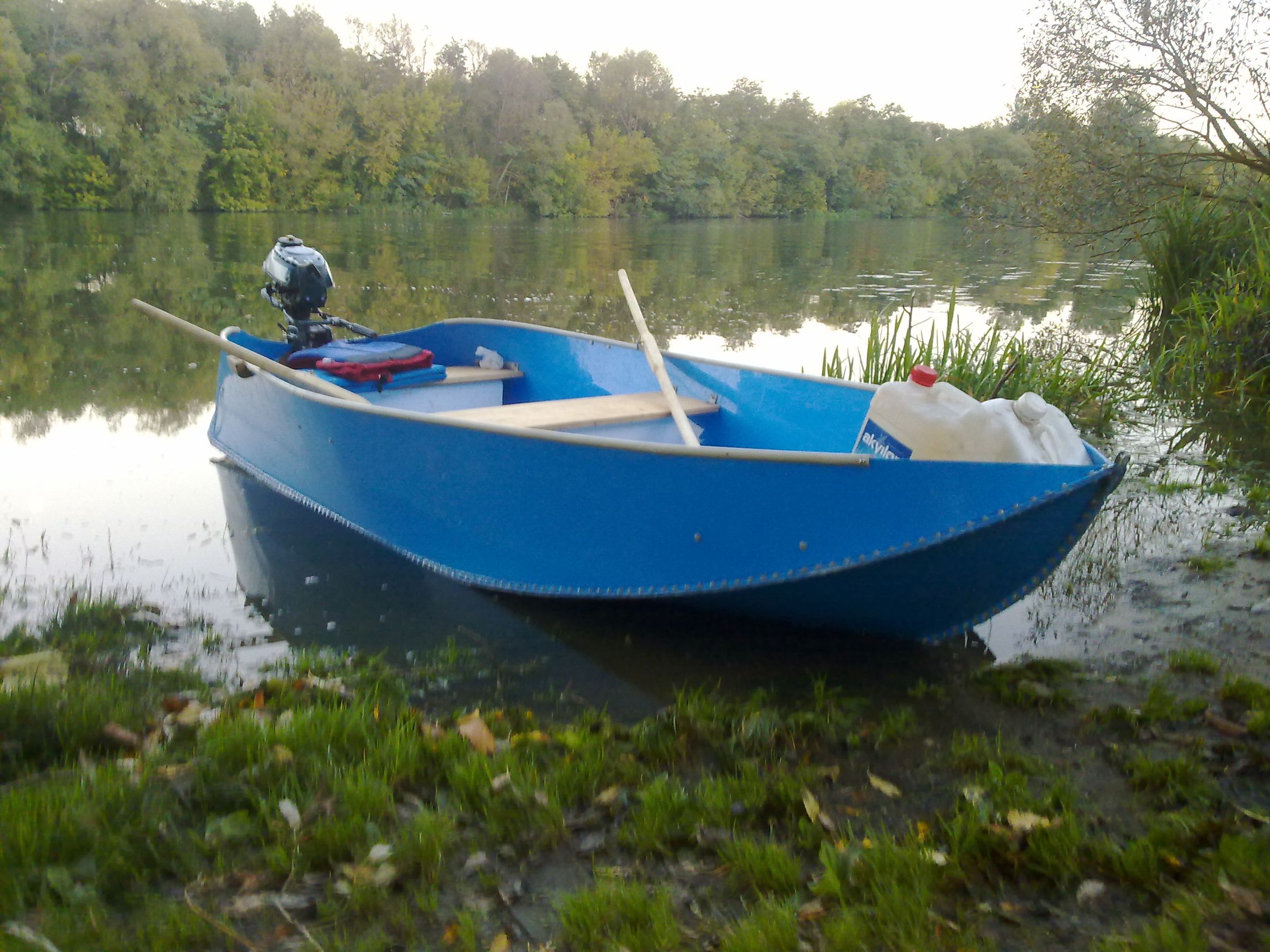 Construction Folding Boats From Polypropylene Sheet : 8 Steps ...