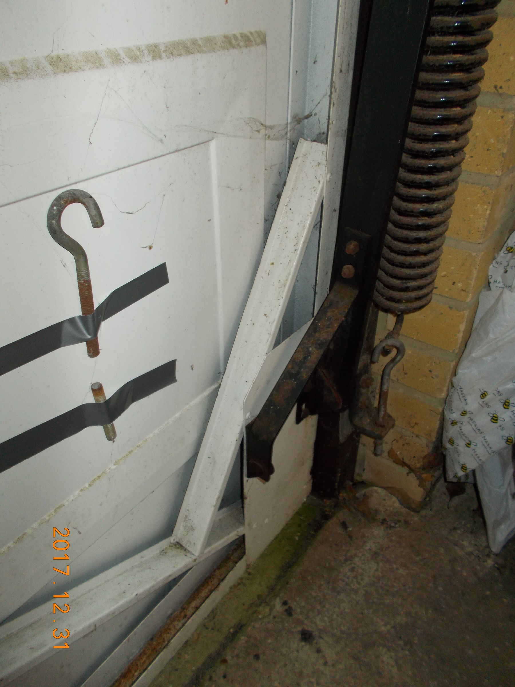 Fixing Garage Door Vertical Spring Mount : 4 Steps (with Pictures ...