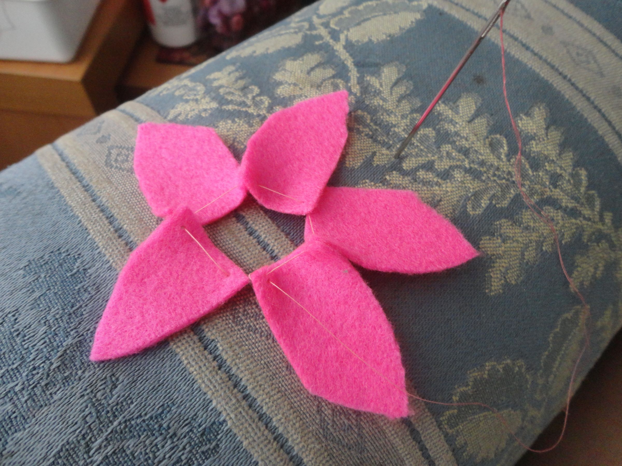 Felt Flowers : 4 Steps - Instructables