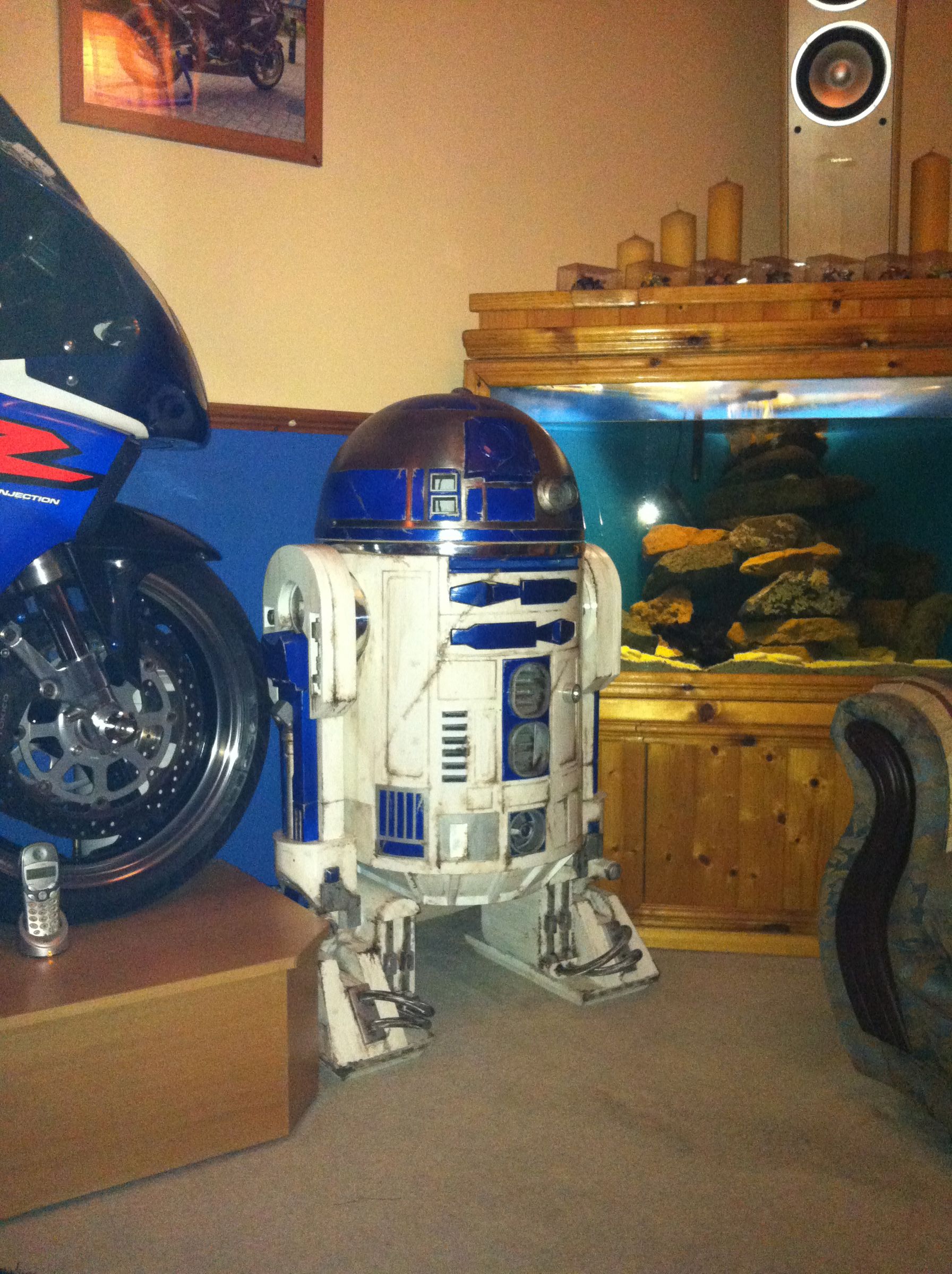 R2D2 How to Battle Damaged R2 and Add Low-cost Audio N Led Lights ...