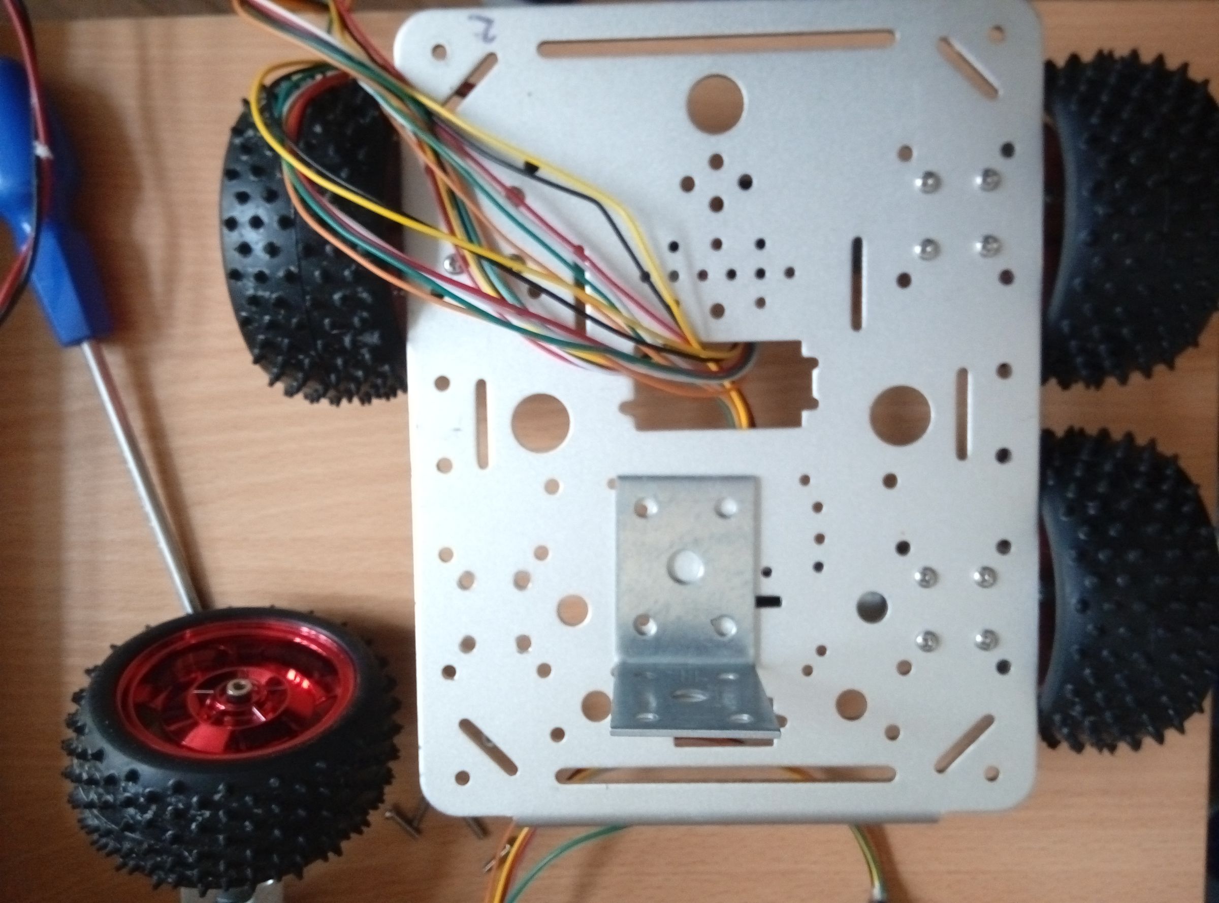 SpyBot - Internet-controlled Robot With Videostreaming : 4 Steps (with Pictures) - Instructables