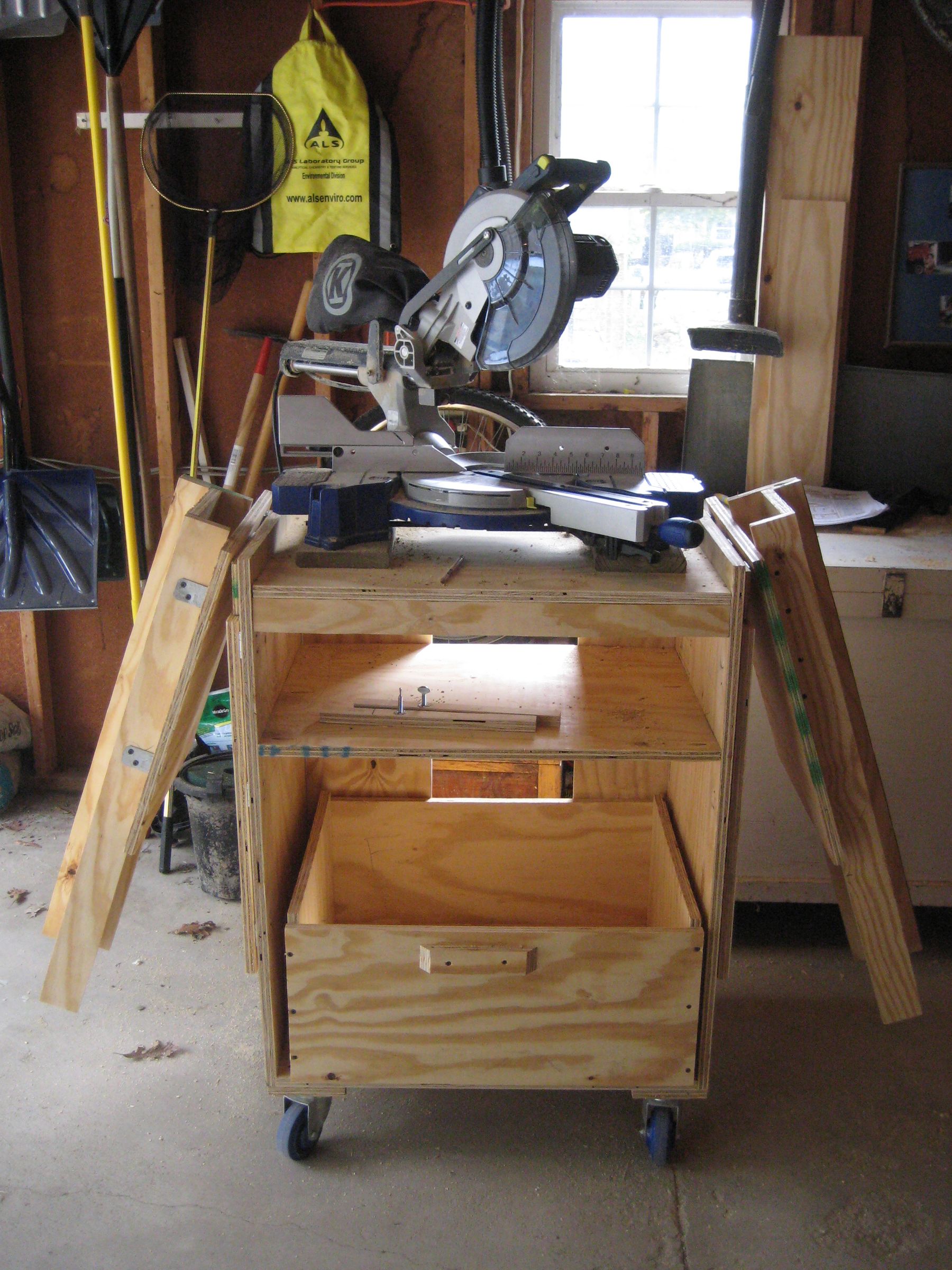 Miter Saw Station : 7 Steps (with Pictures) - Instructables