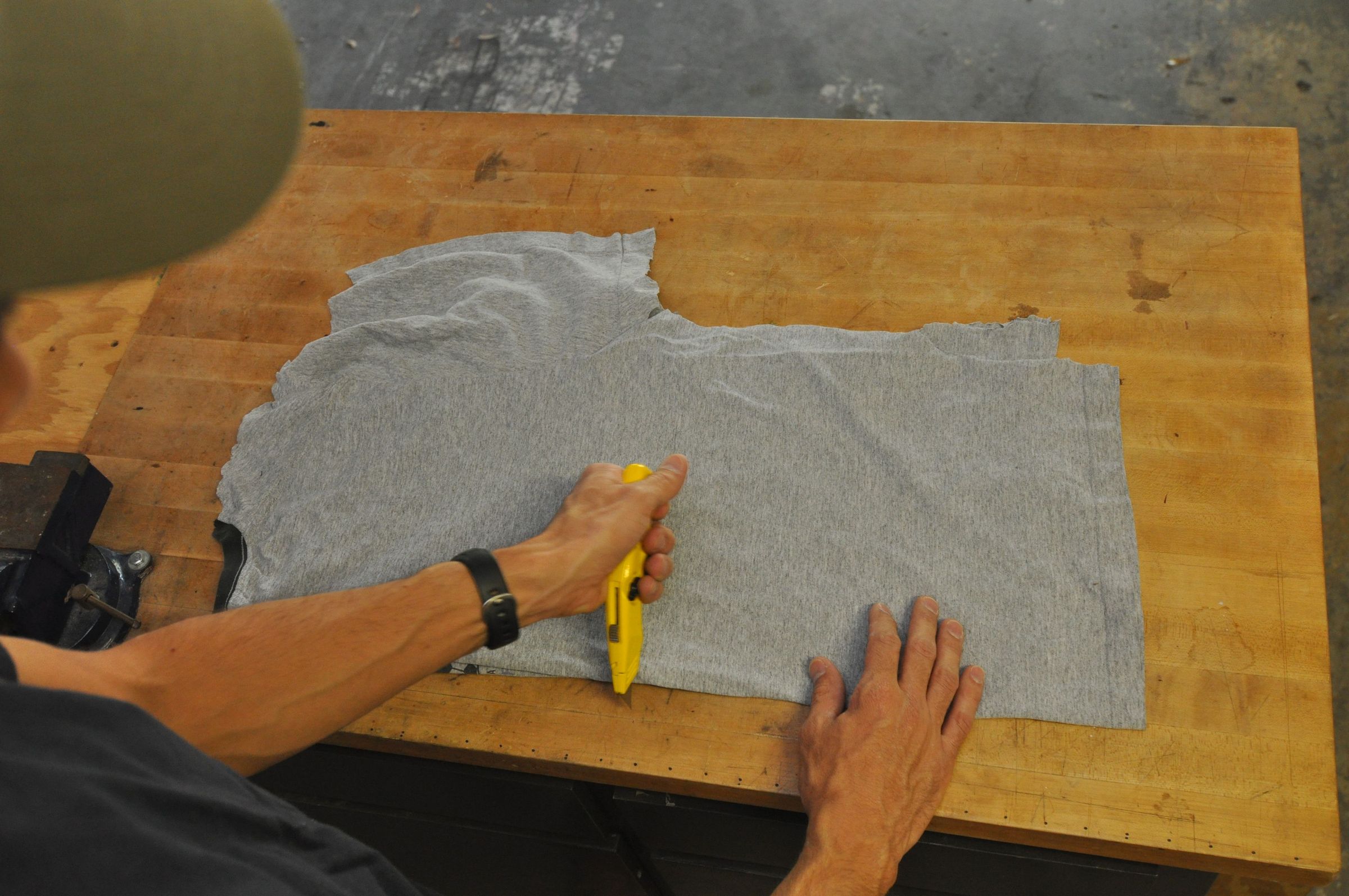 T-shirt Rags - 4 Rags From 1 Shirt With Just 2 Cuts : 7 Steps (with ...