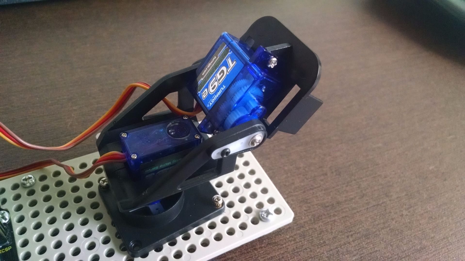 Pan Tilt Controlled by Cell Phone : 4 Steps - Instructables