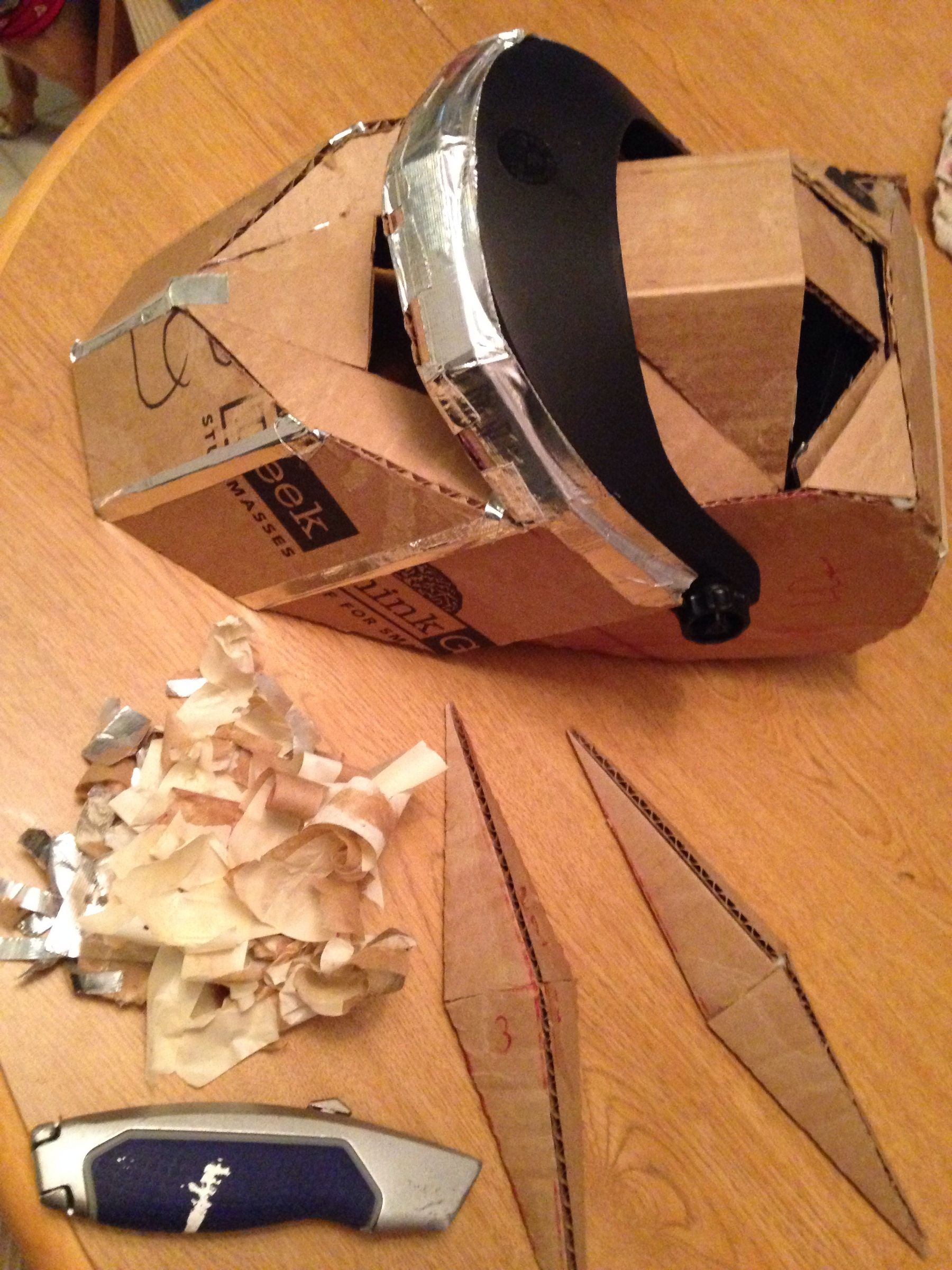 10 Easy Steps to a Cardboard Helmet : 10 Steps - Instructables