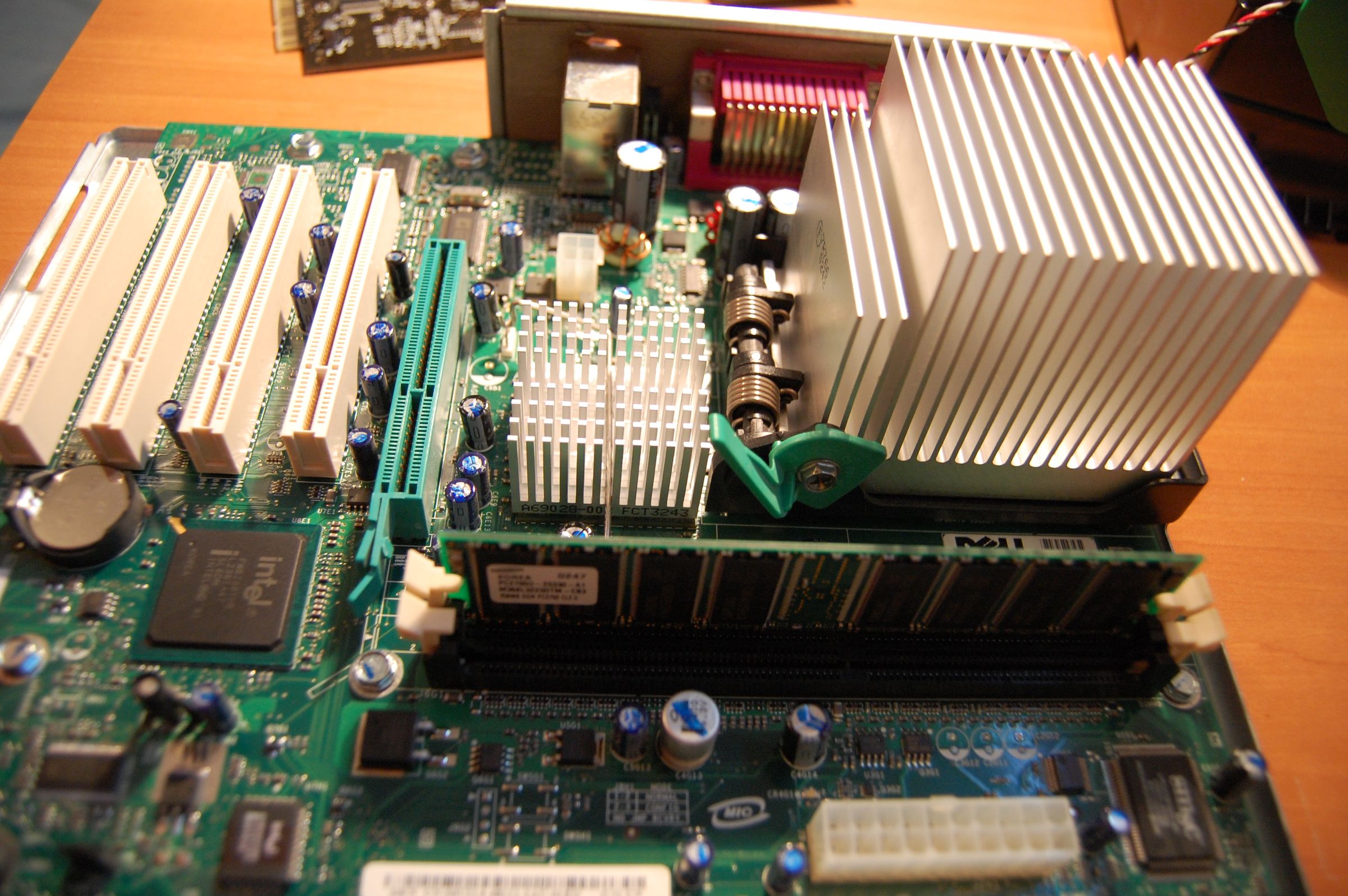 Install a CPU : 4 Steps - Instructables