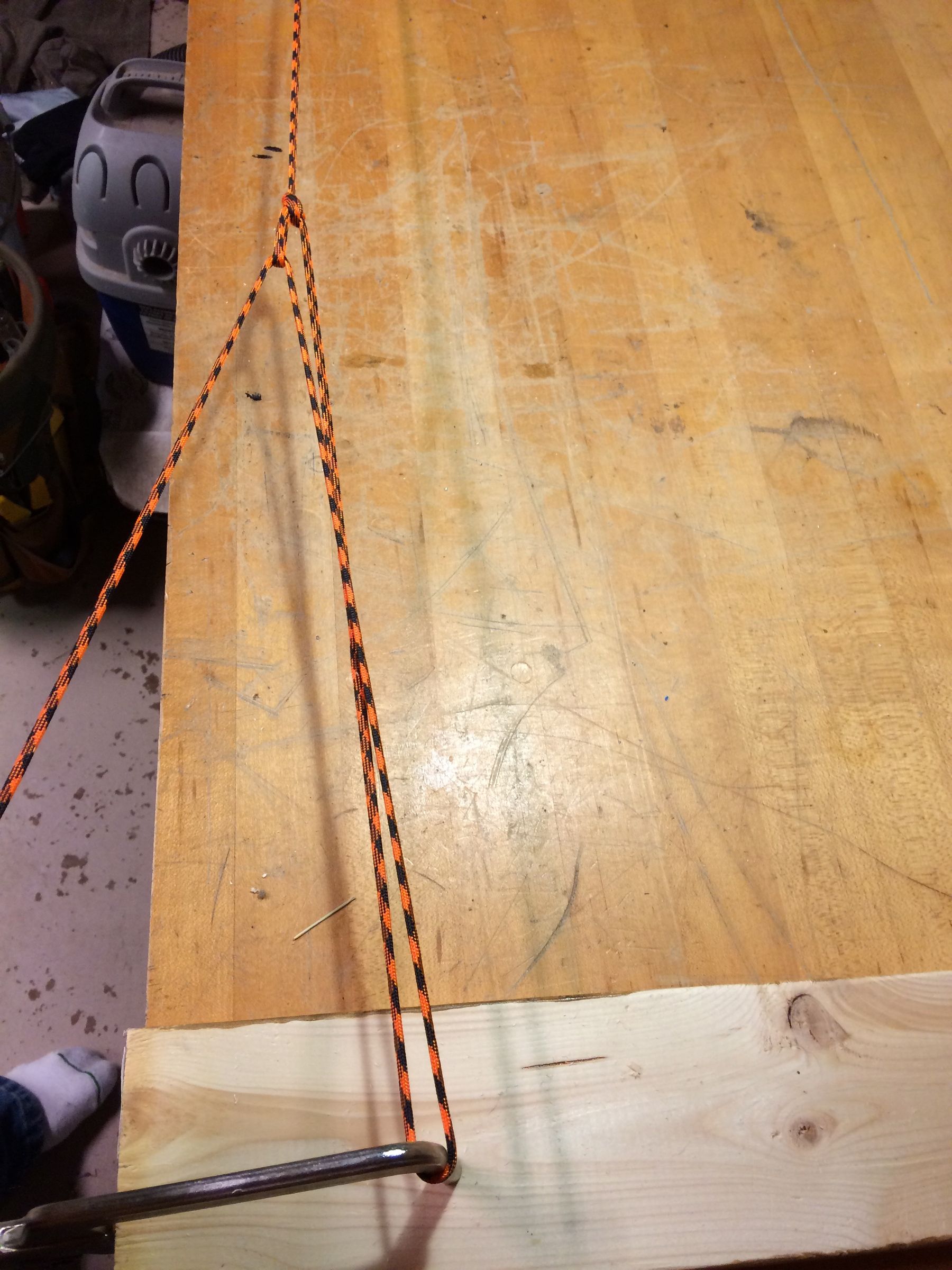 Easy Paracord Tie Down : 4 Steps (with Pictures) - Instructables