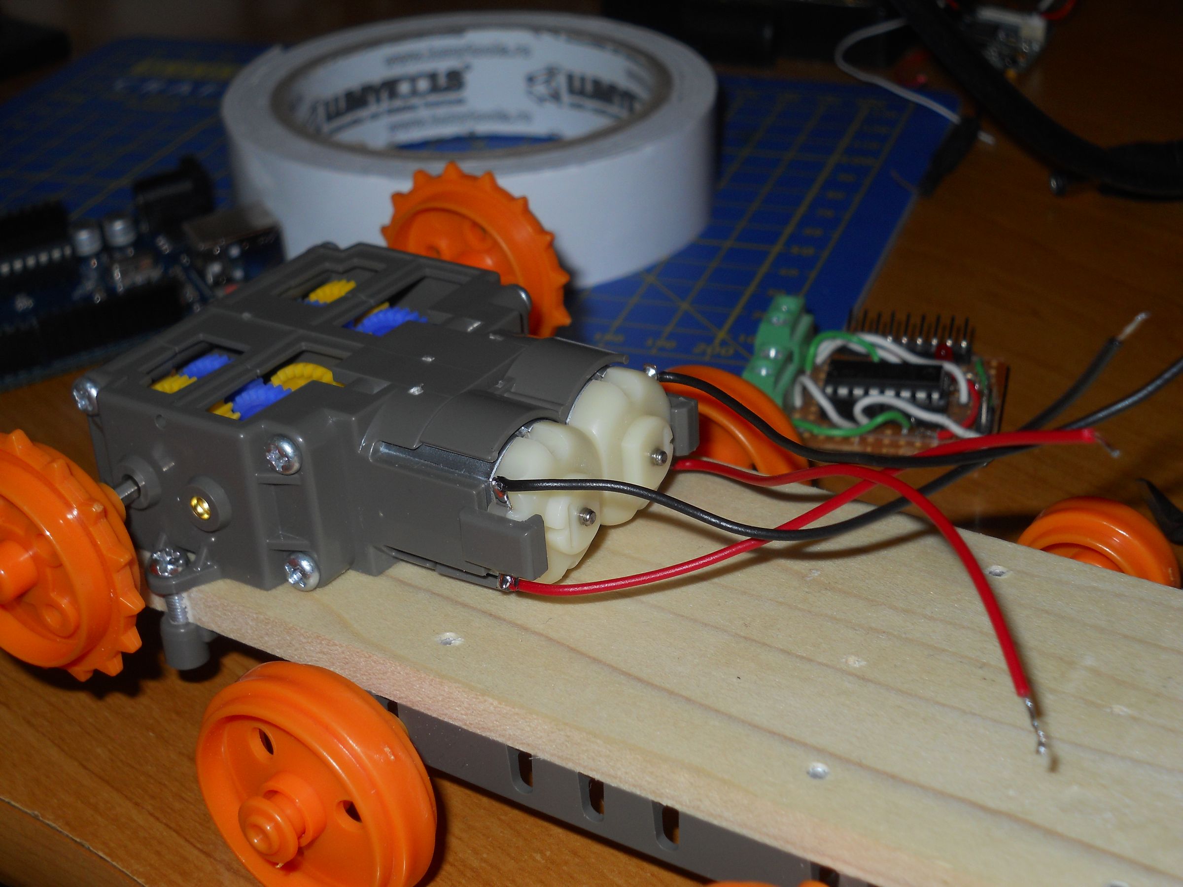 FPV Virtual Reality Arduino Controlled Tracked Robot : 17 Steps (with ...