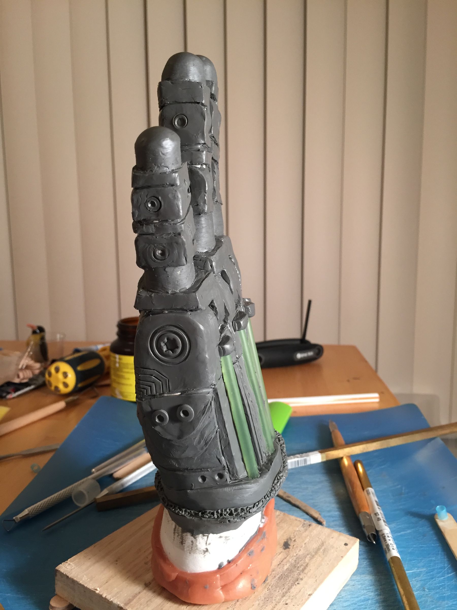 Terminator Glove and Eye : 15 Steps (with Pictures) - Instructables