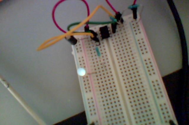 Flashing L.E.D. Using 555 Timer : 3 Steps - Instructables