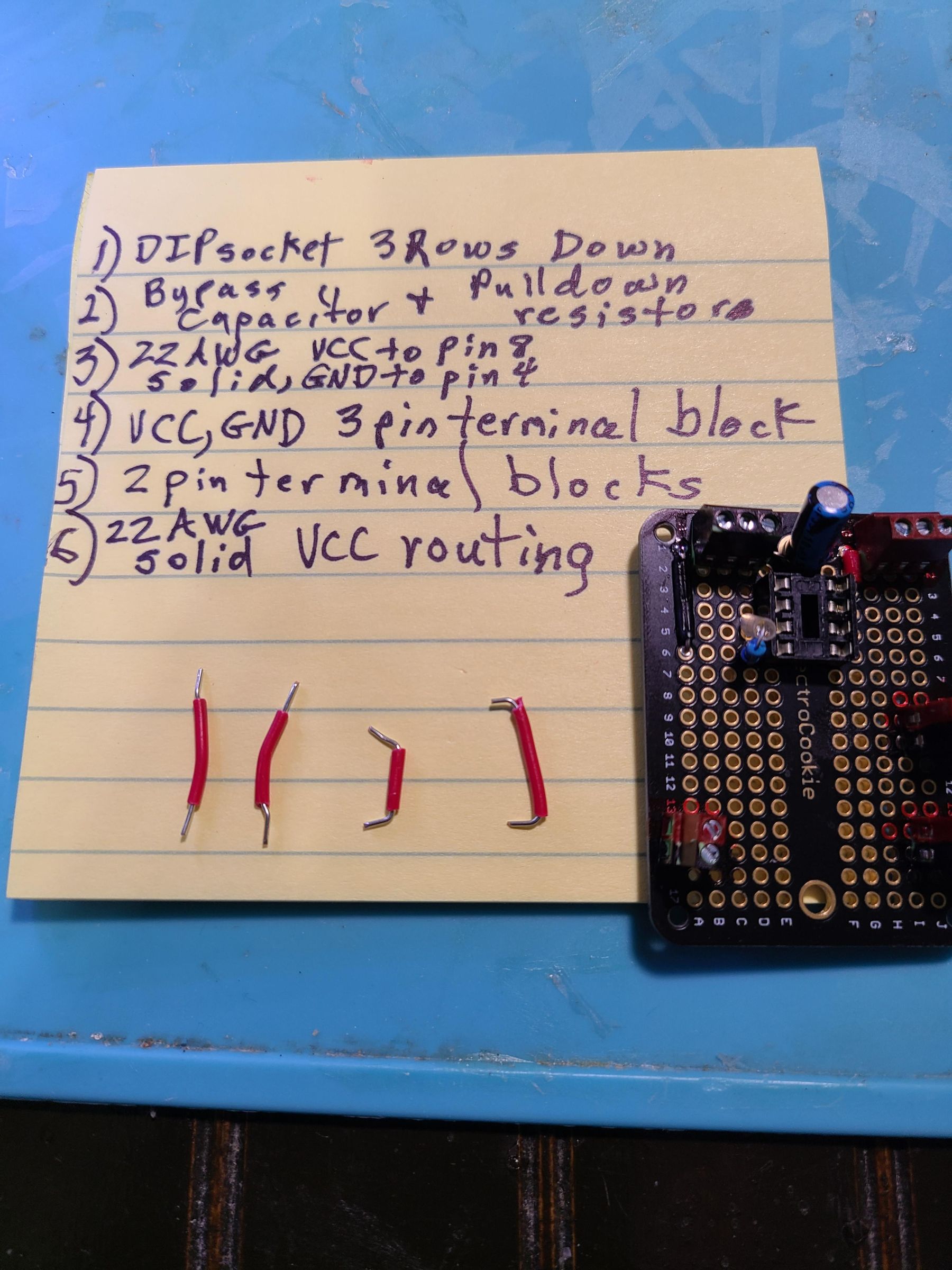 Attiny85 AVR PWM Haunted House Model LED Lights : 6 Steps - Instructables