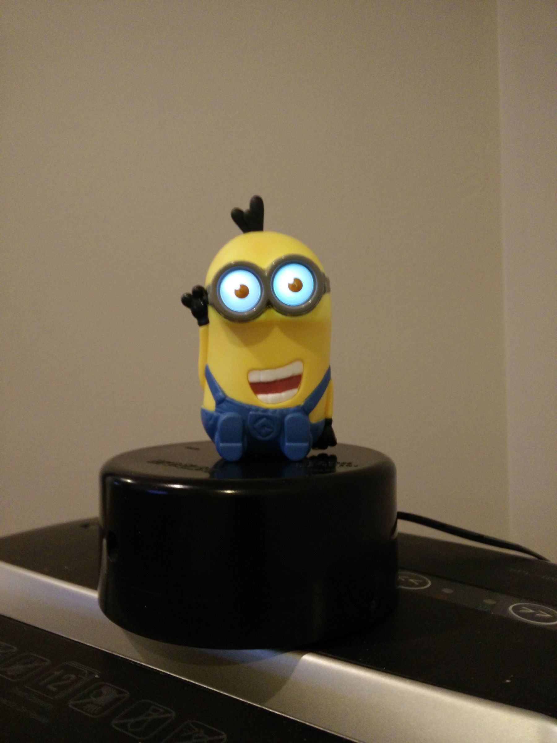 DIY Minion Night Light : 4 Steps (with Pictures) - Instructables