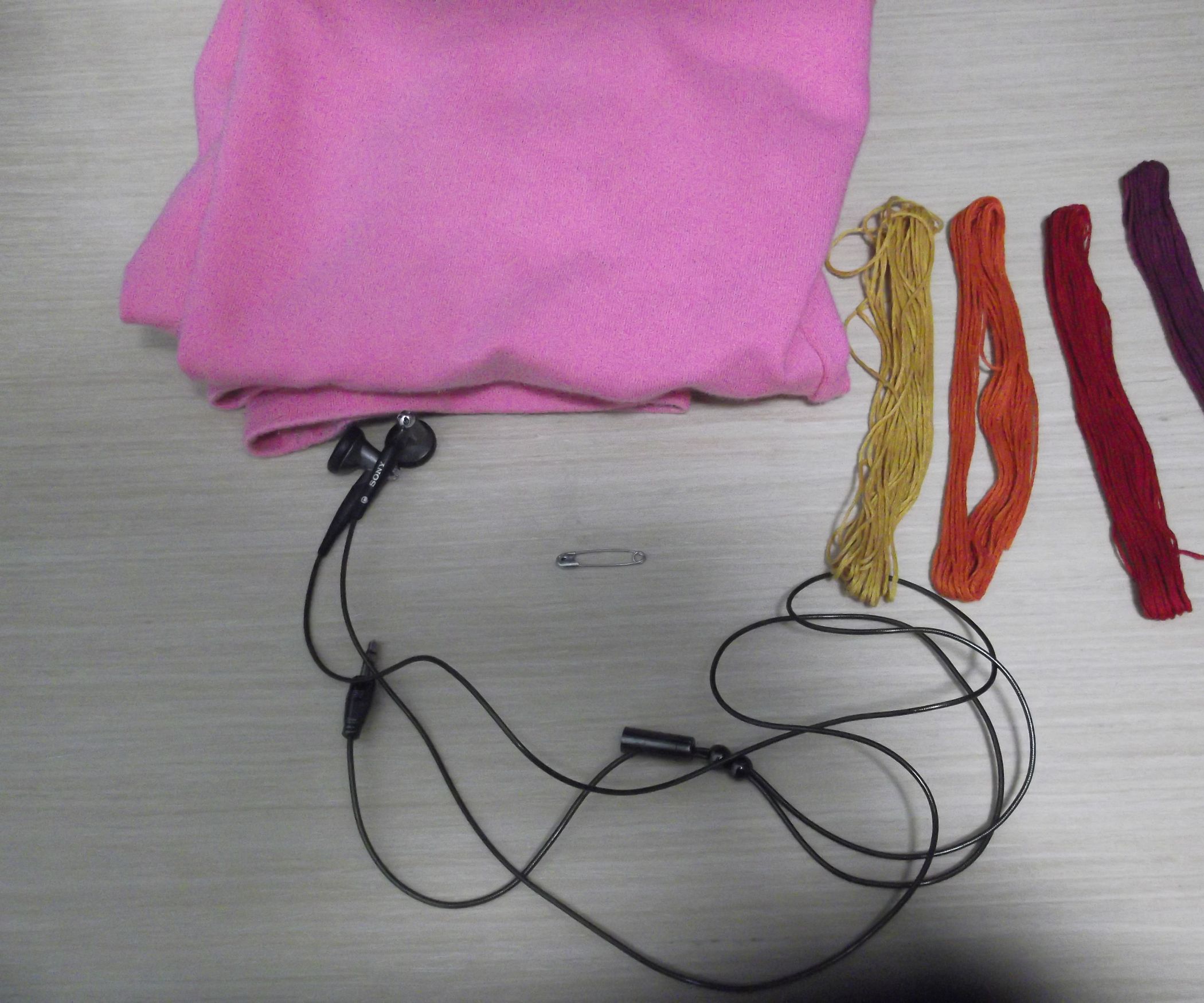Ear Bud Wrap : 7 Steps - Instructables