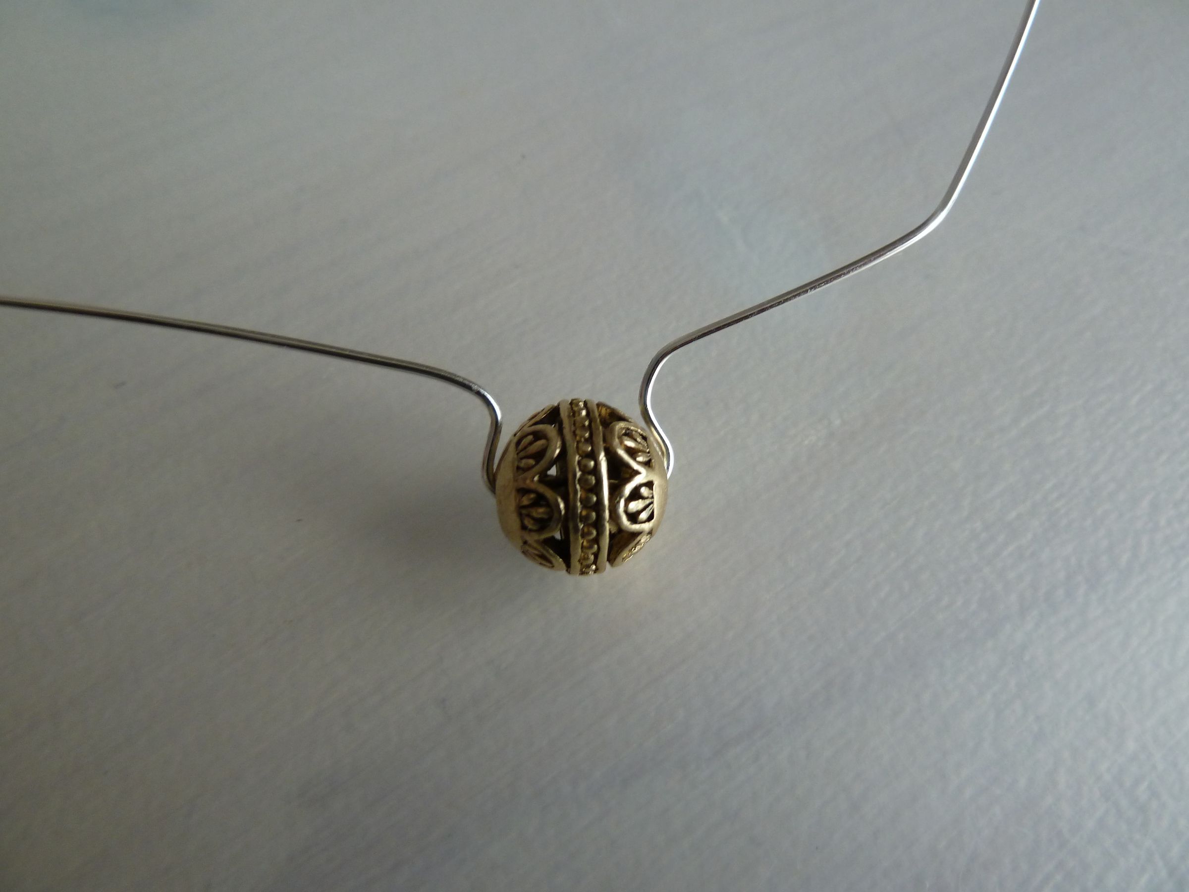 Golden Snitch Necklace : 11 Steps (with Pictures) - Instructables