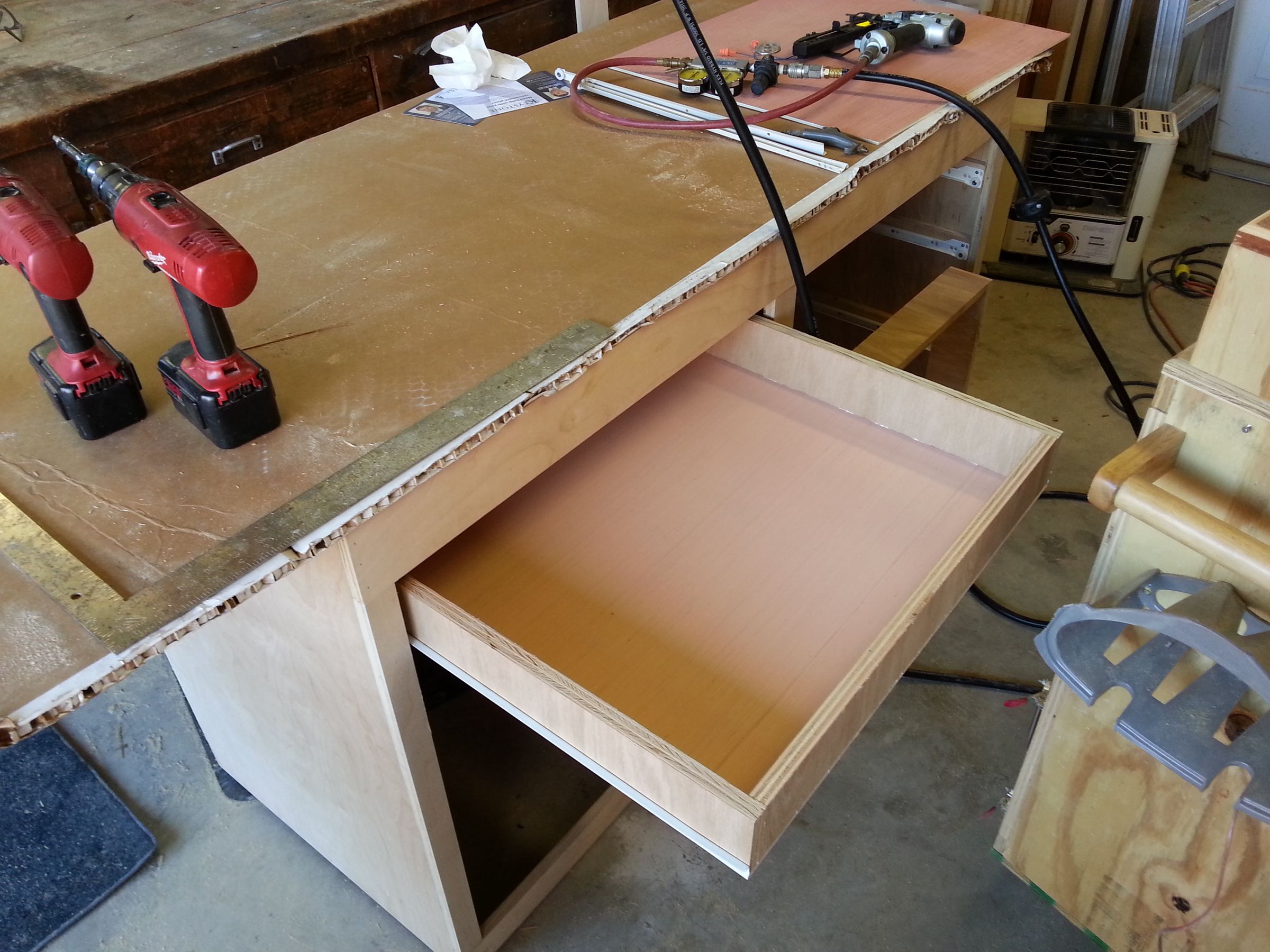 Workbench With Drawers in 5 Days : 5 Steps (with Pictures) - Instructables