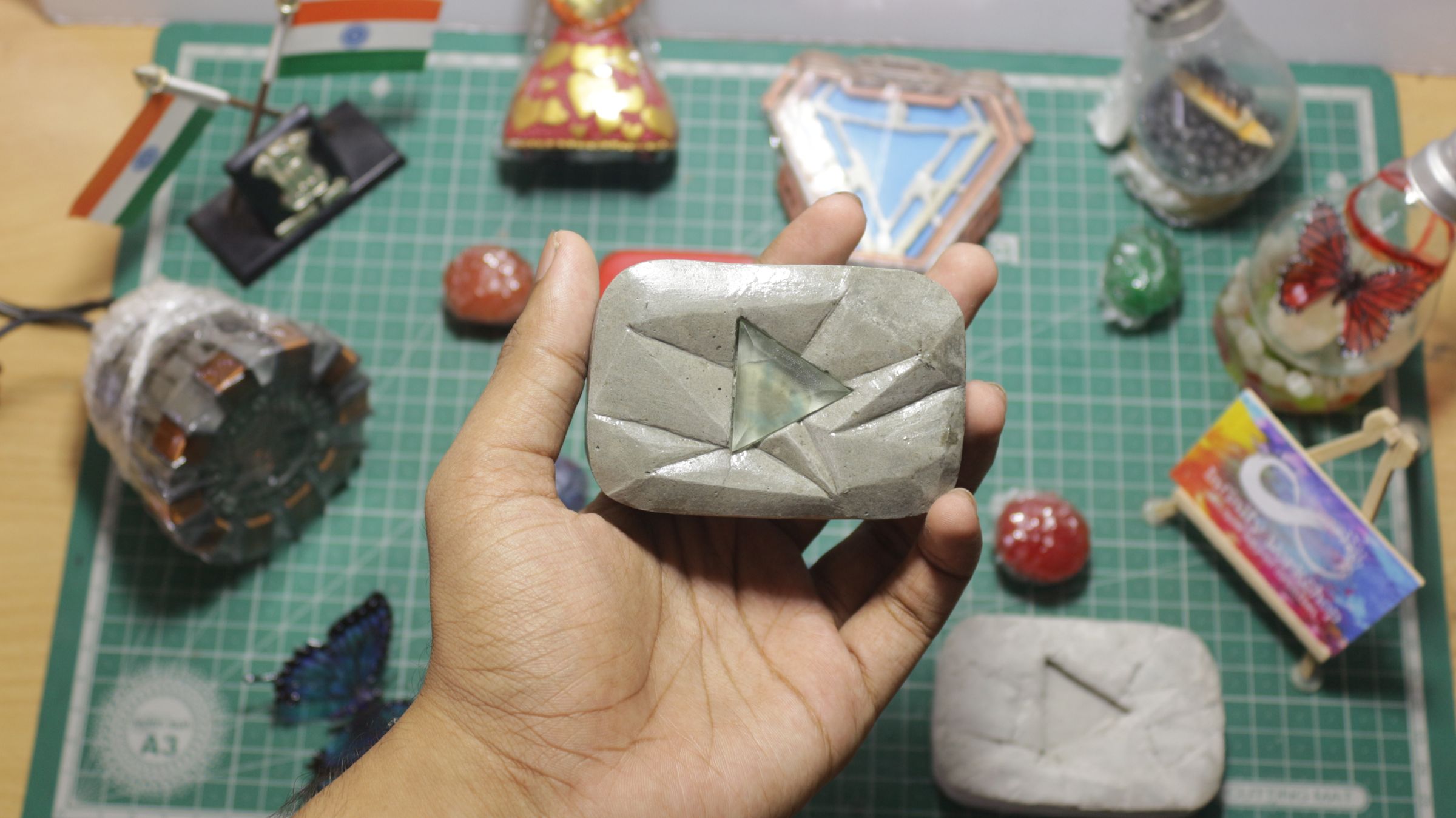 Concrete Youtube Diamond Play Button Paperweight : 14 Steps (with ...