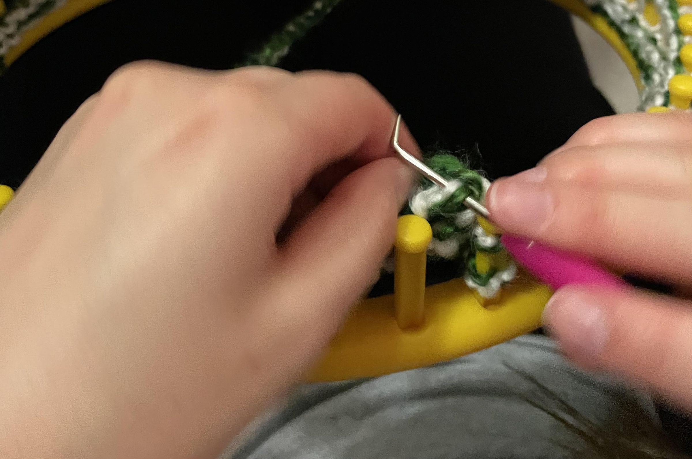 How to Make a Hat Using a Knitting Loom : 13 Steps - Instructables
