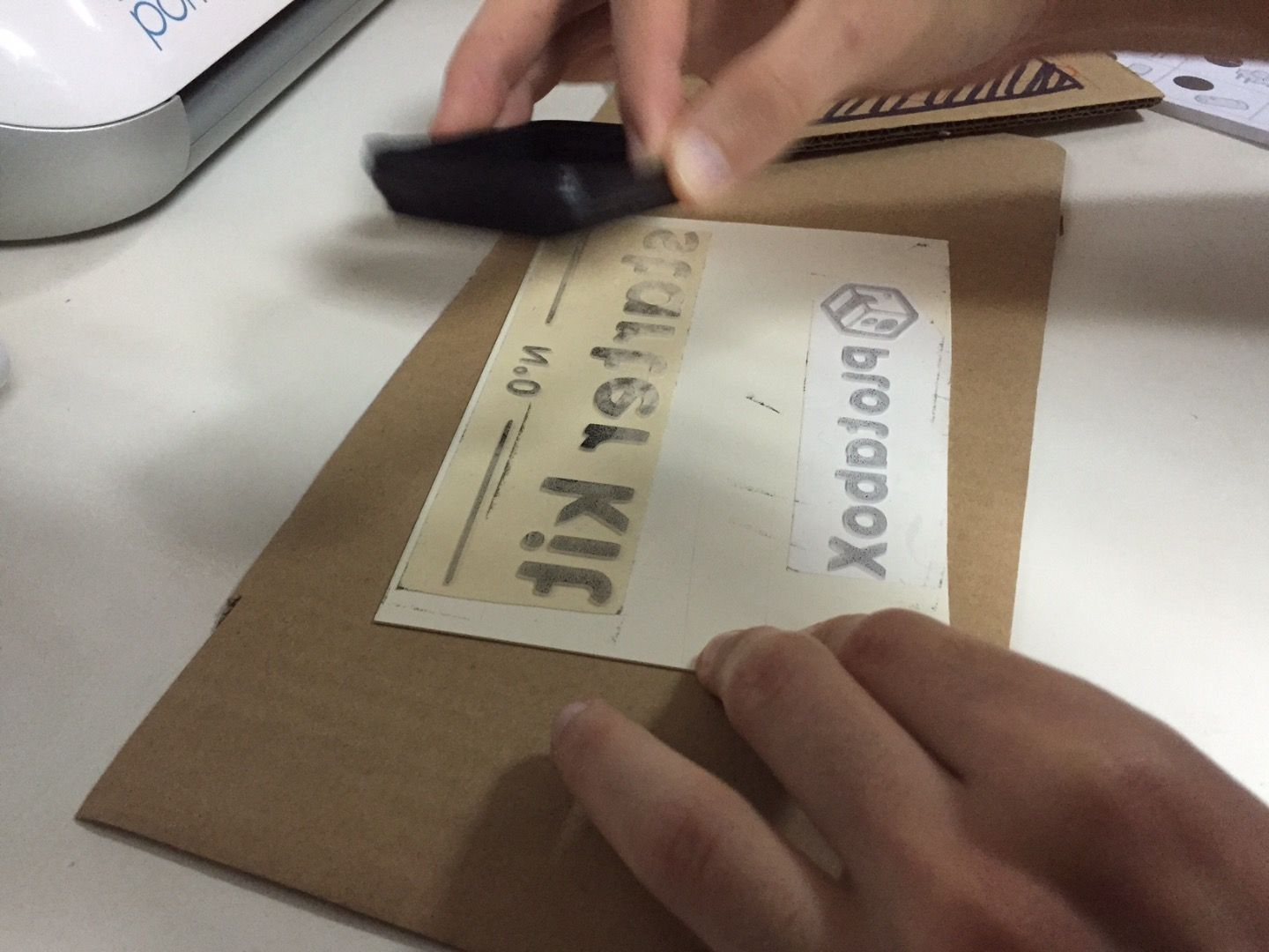 How to Customize Cardboard Boxes : 4 Steps - Instructables