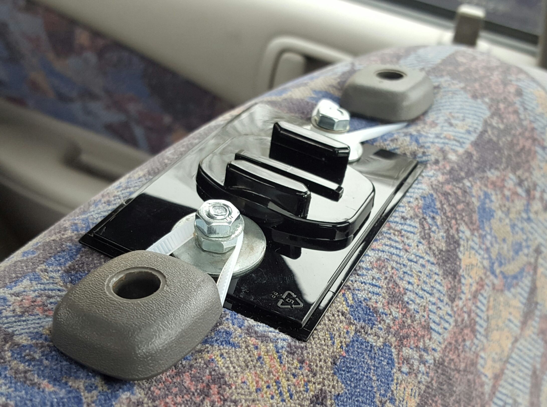 GoPro / Gear 360 Car Headrest Mount : 4 Steps (with Pictures ...
