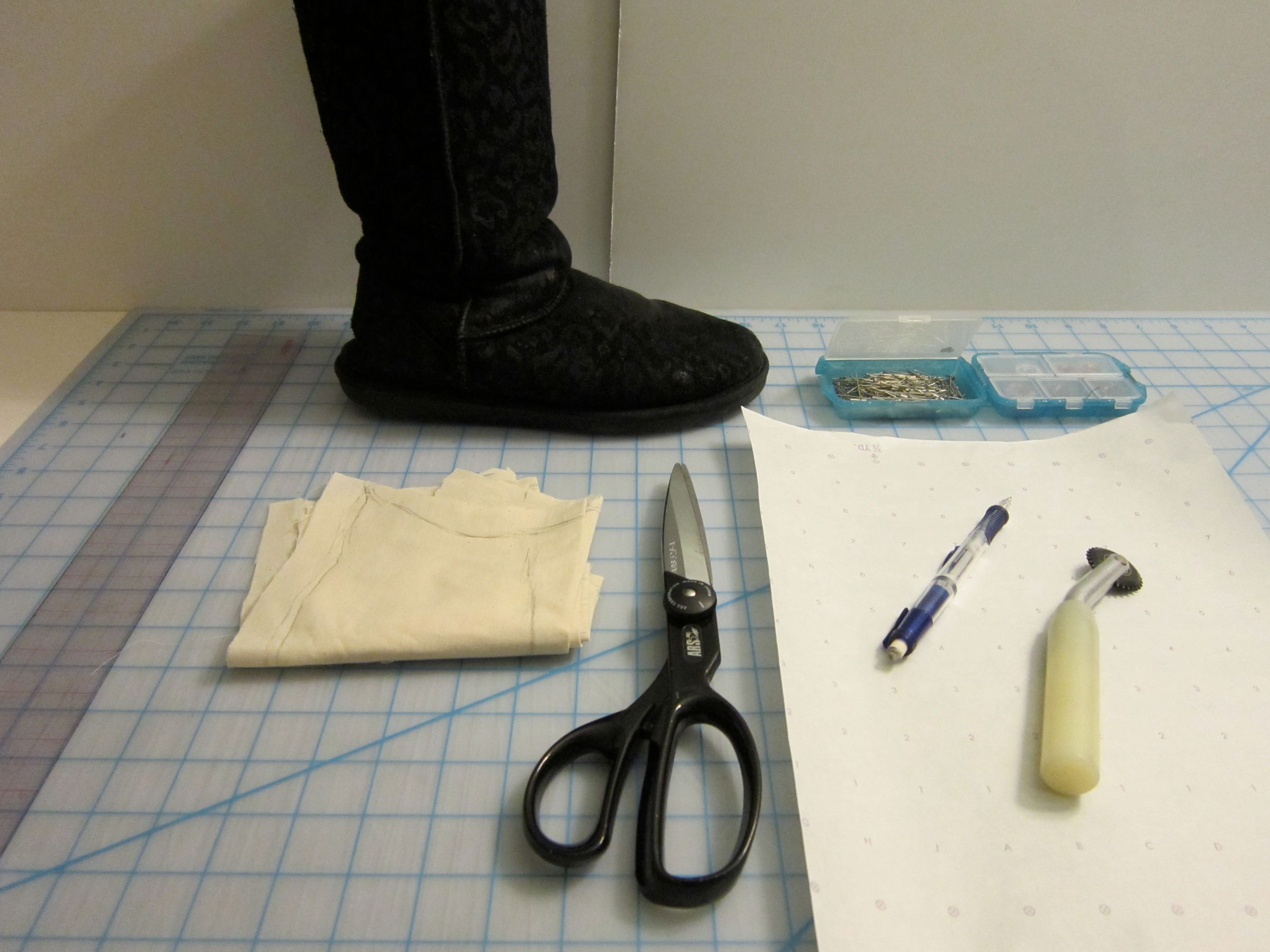 Star Wars Han Solo Boots : 11 Steps (with Pictures) - Instructables