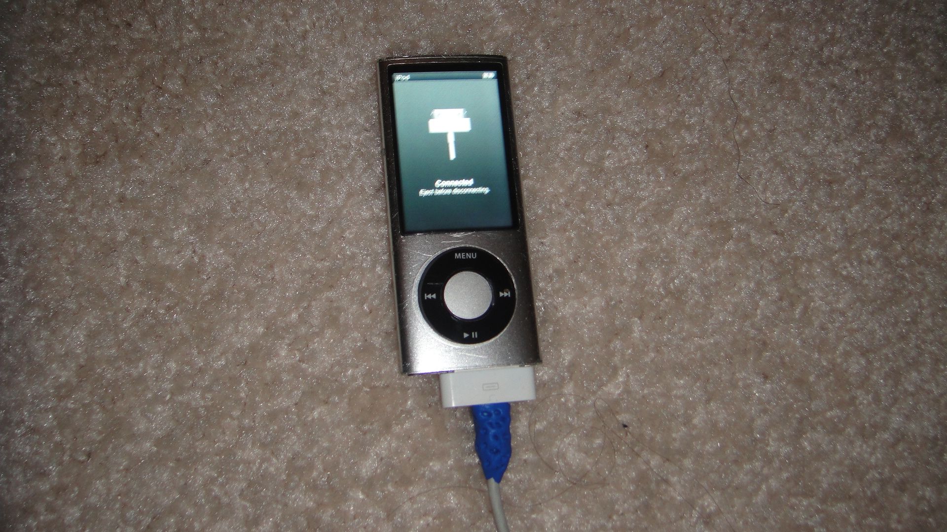 How to Fix a Ripped Ipod Cable With Sugru : 5 Steps - Instructables