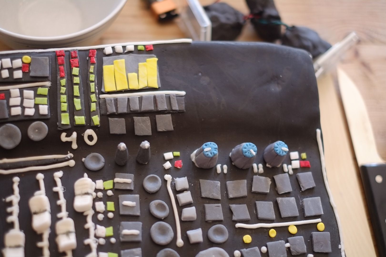 Soundboard Cake With Working Volt Meters : 12 Steps (with Pictures ...