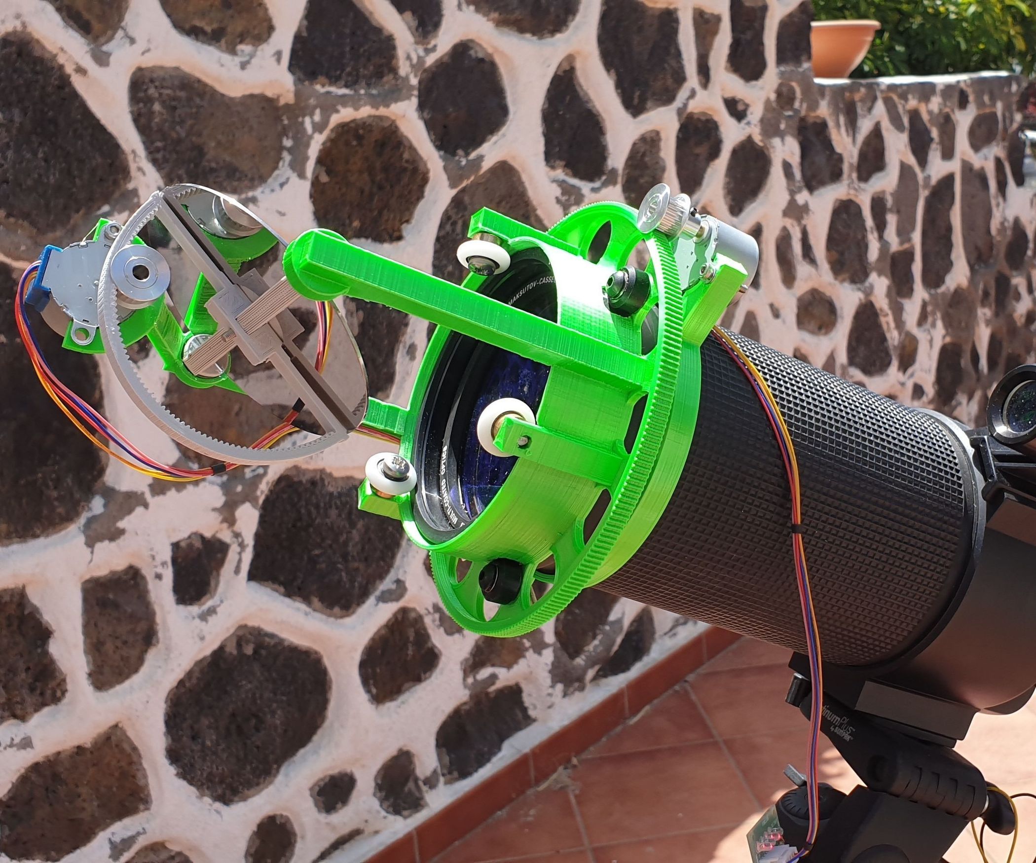 HeliosCap: Hard Drive Sun Tracker Heliostat for Fixed Telescope (Part 1 ...