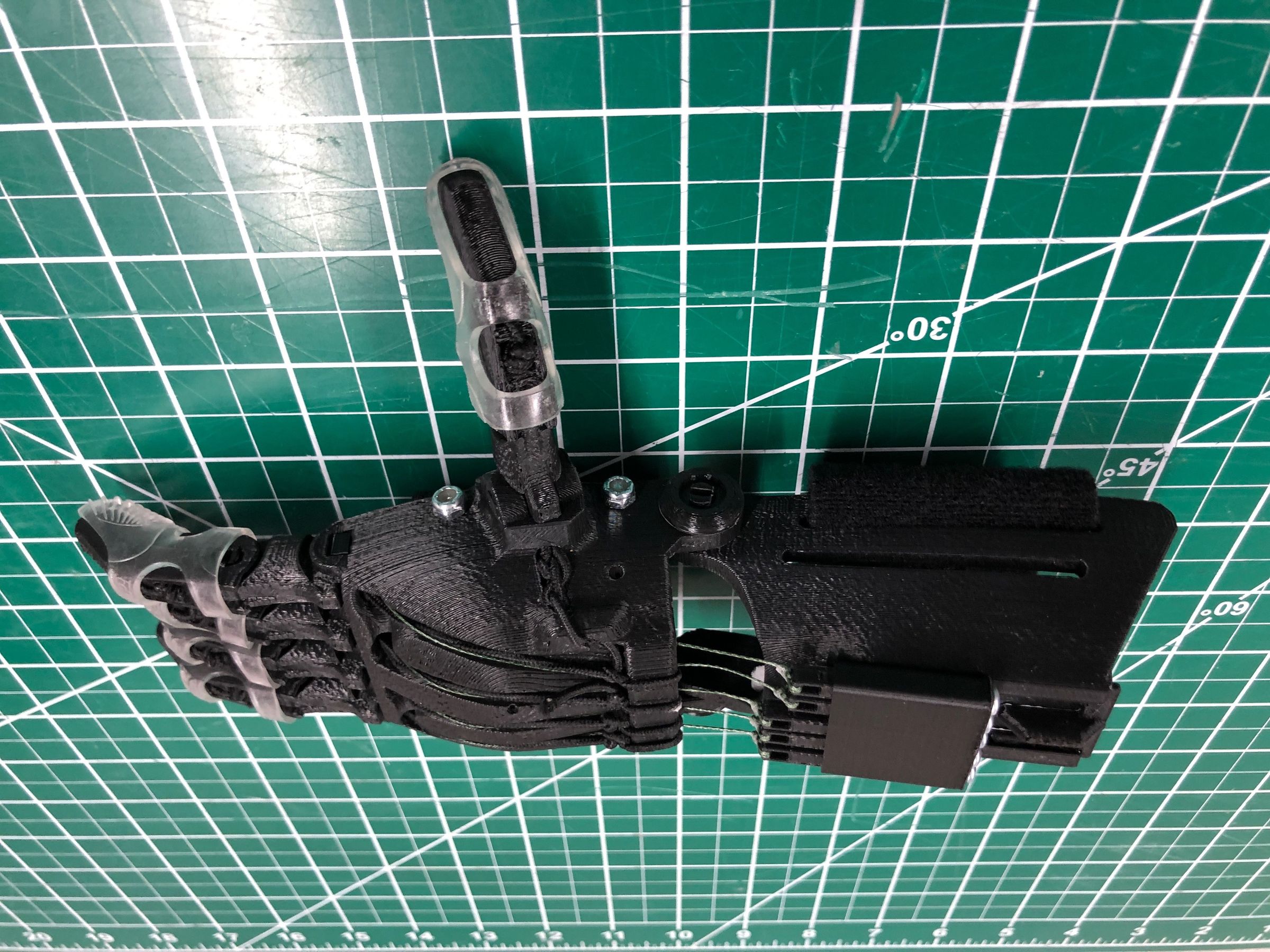 Raptor Reloaded Hand : 11 Steps - Instructables