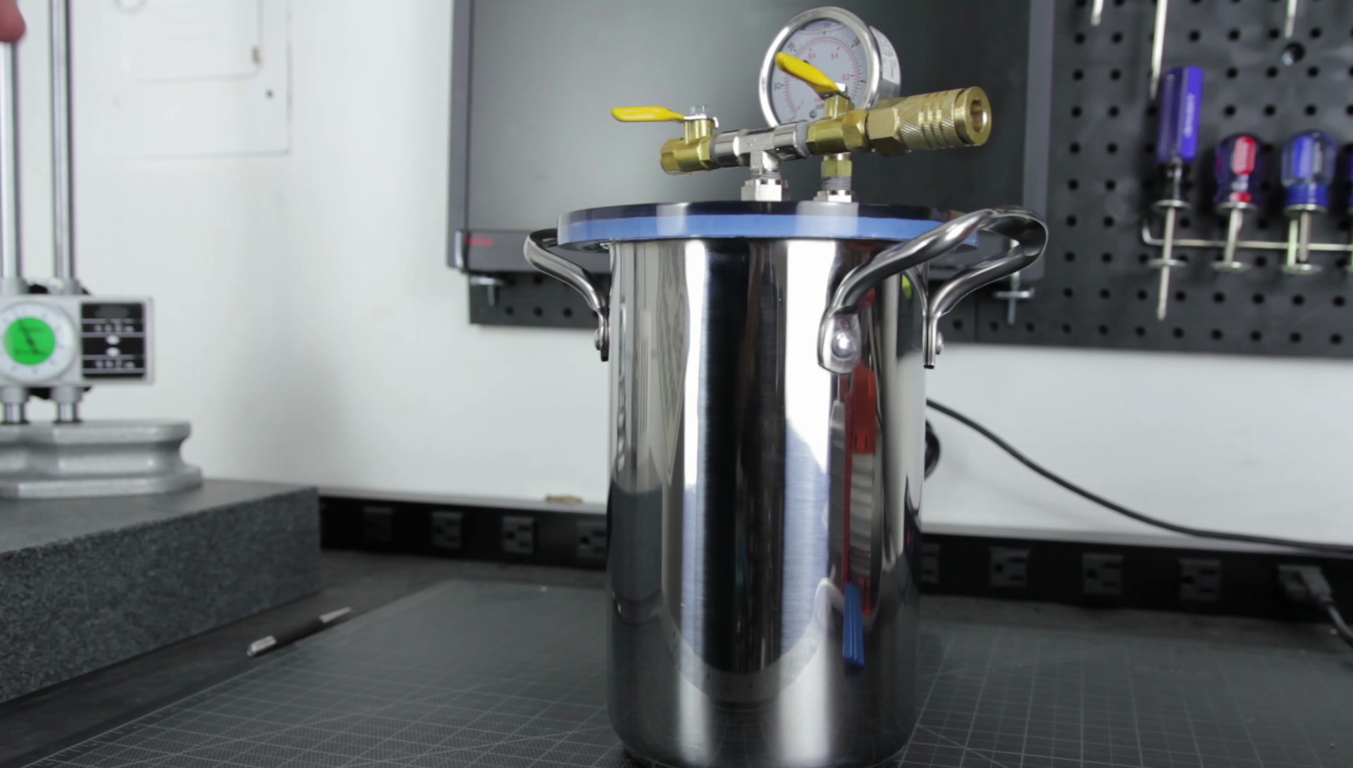 How to Make a Vacuum Chamber : 6 Steps (with Pictures) - Instructables