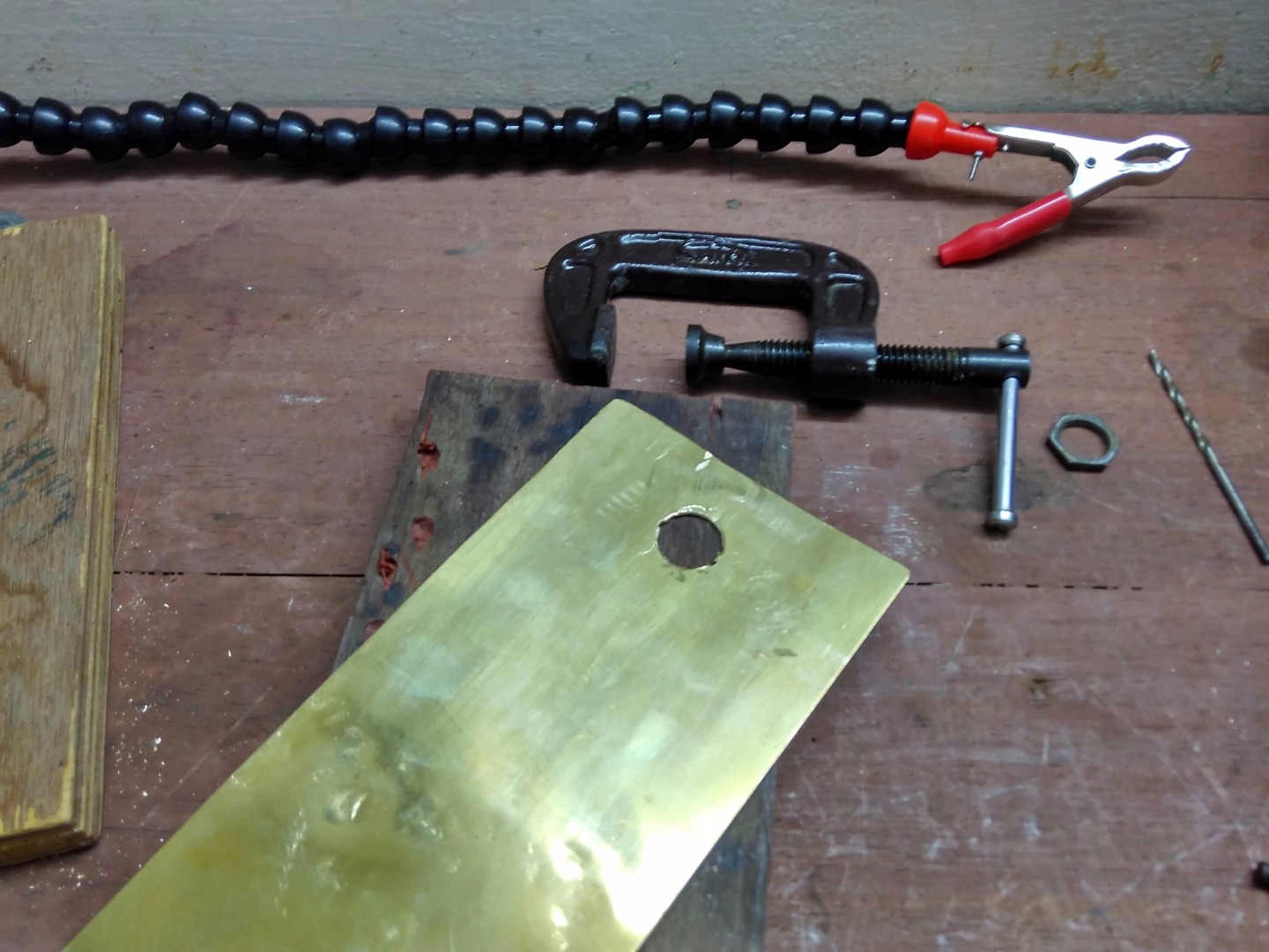 DIY Third Hand for Soldering : 7 Steps (with Pictures) - Instructables