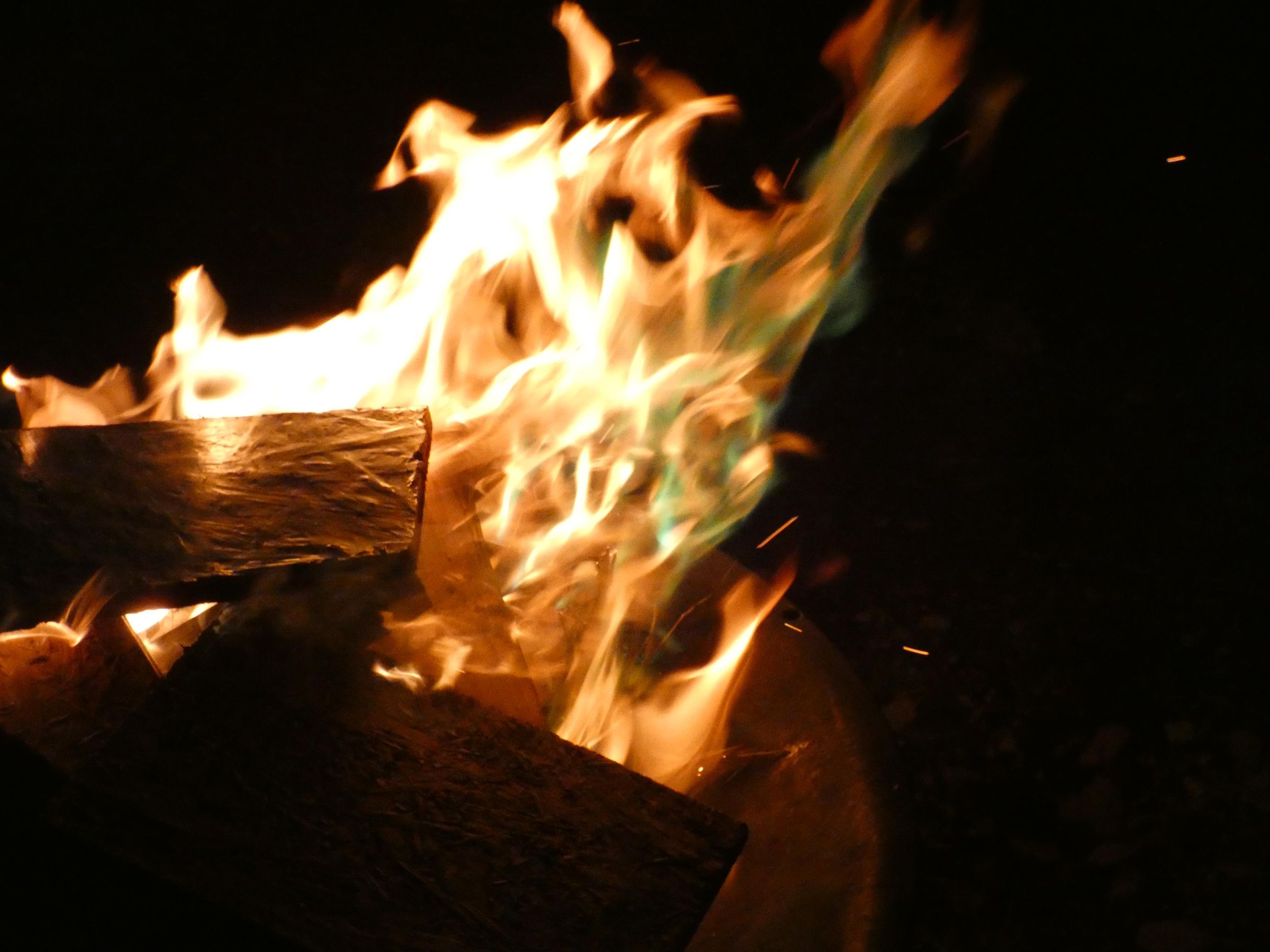Rainbow Fire: 2 Amazing Ways to Elevate a Campfire : 4 Steps ...