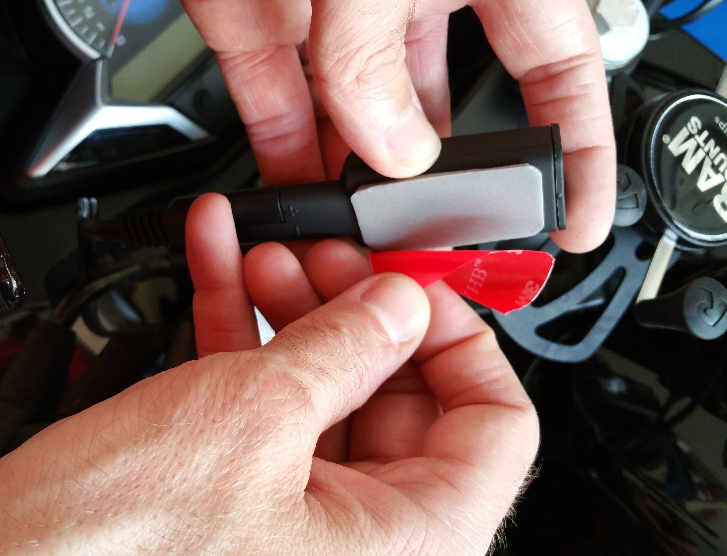 How to Install a USB Charger on a Motorcycle : 10 Steps (with Pictures ...