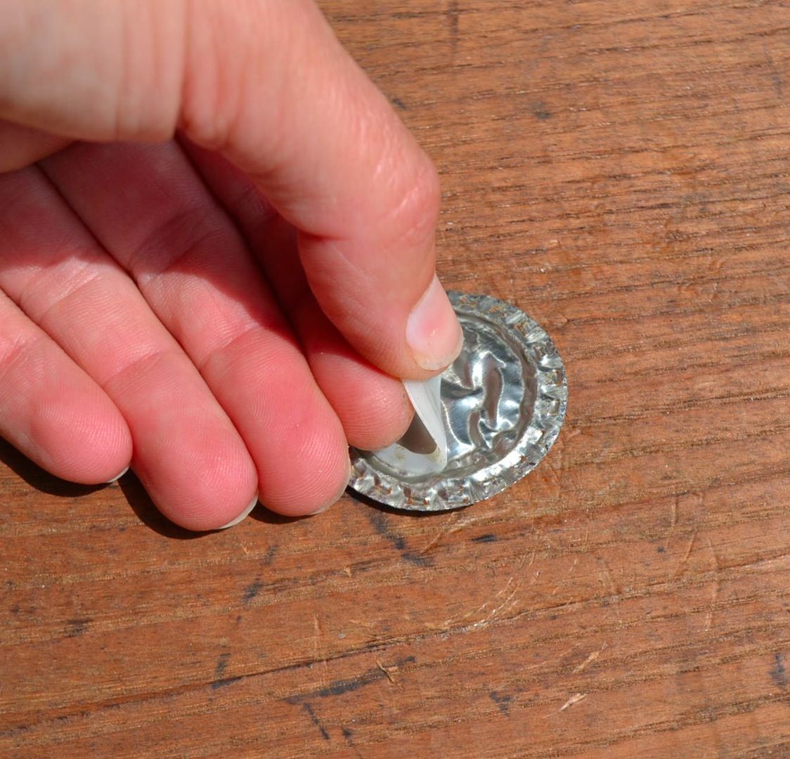 BEER CAP EARRINGS .:. : 9 Steps (with Pictures) - Instructables