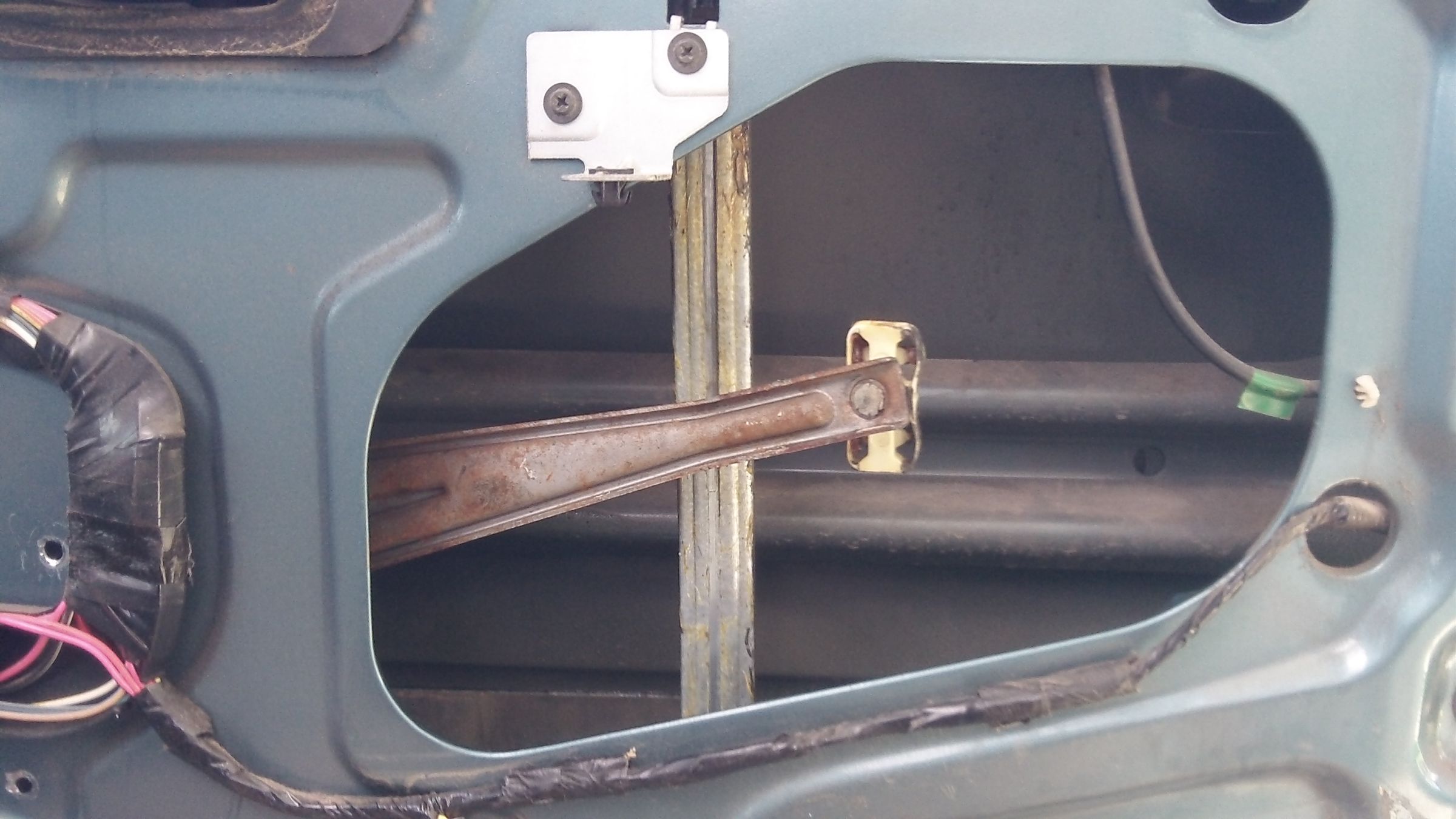 Replacing an Electric Window Regulator : 4 Steps (with Pictures ...