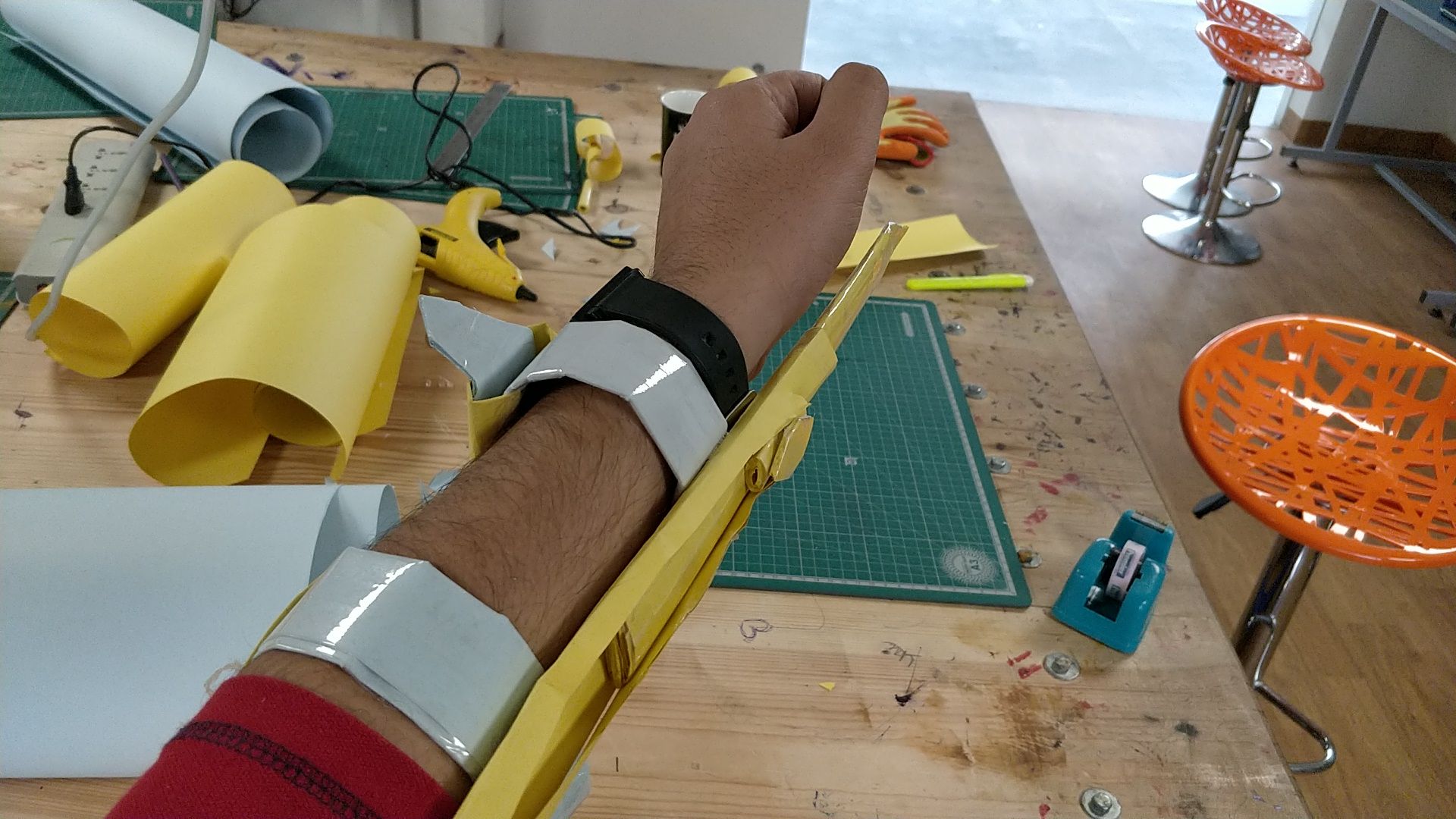 Assassin's Creed Paper Gauntlet : 3 Steps (with Pictures) - Instructables