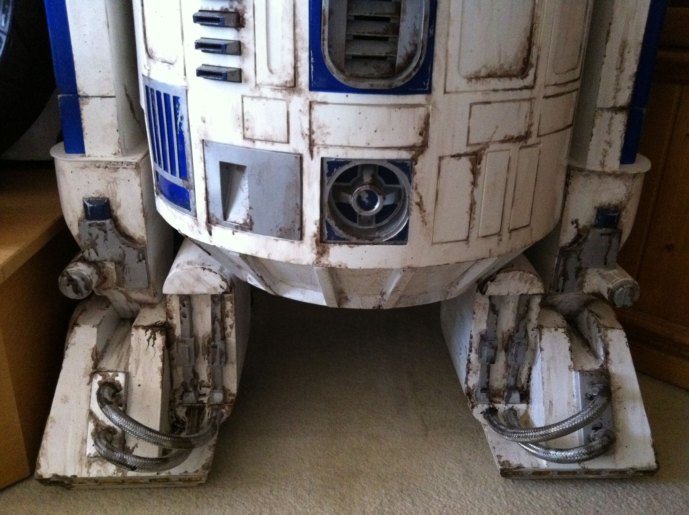 R2D2 How to Battle Damaged R2 and Add Low-cost Audio N Led Lights ...