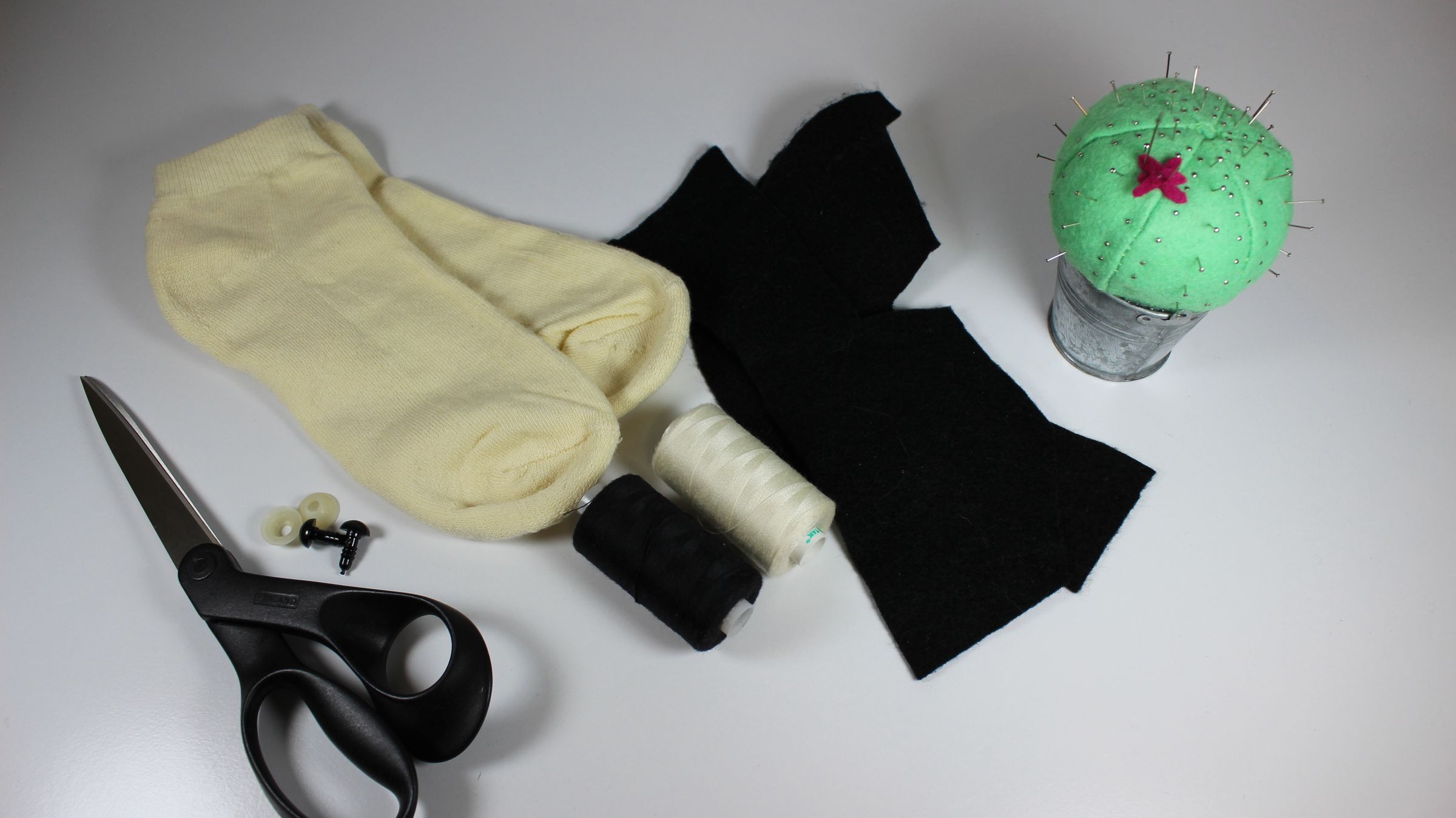 Pug Sock Plush : 9 Steps (with Pictures) - Instructables