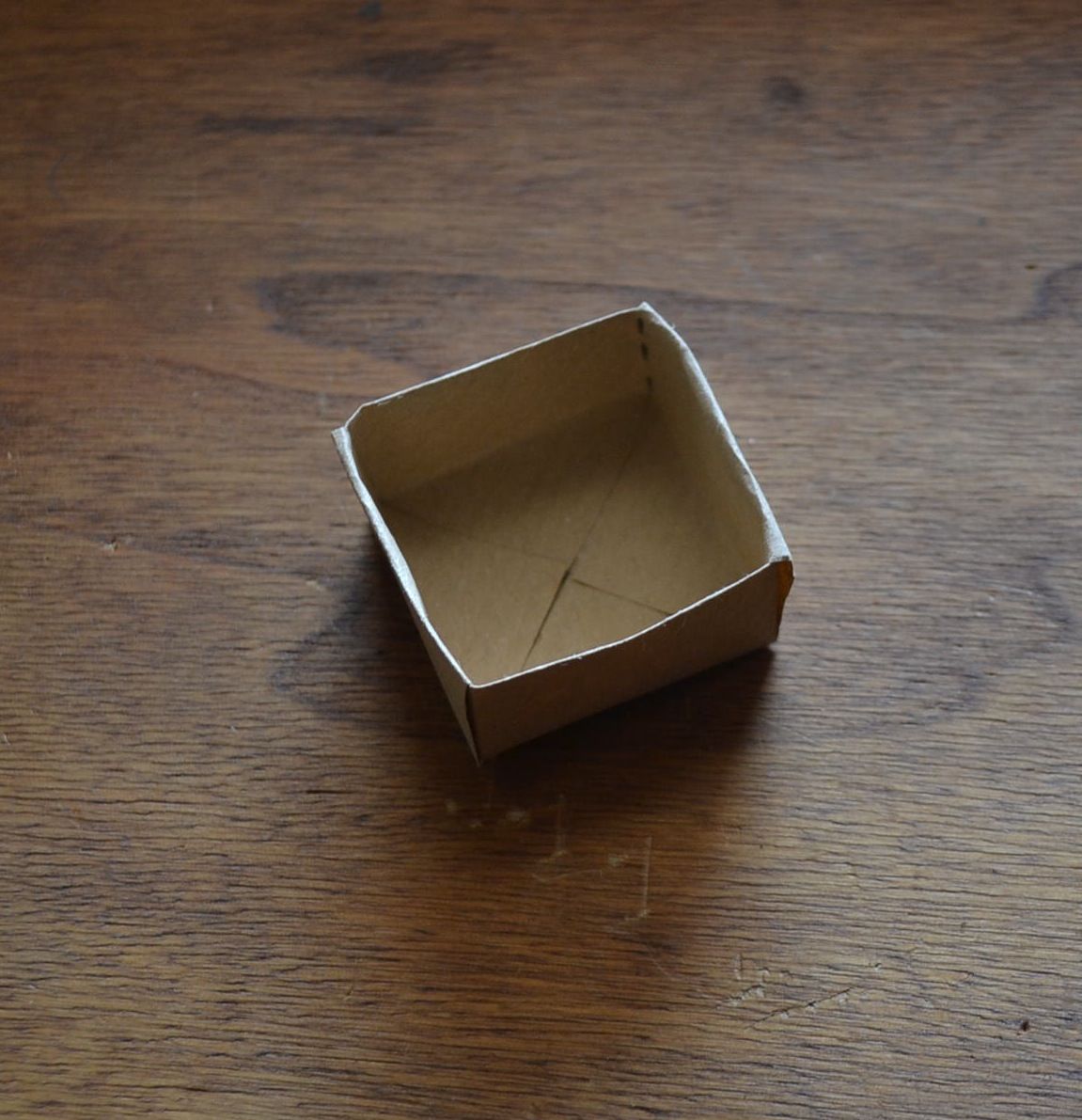 SIMPLE PAPER BOX : 10 Steps (with Pictures) - Instructables