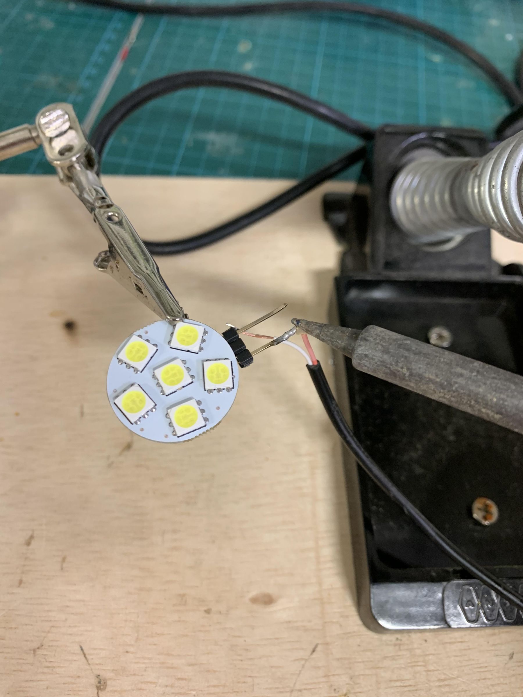 Upcycled Desk Lamp : 16 Steps (with Pictures) - Instructables