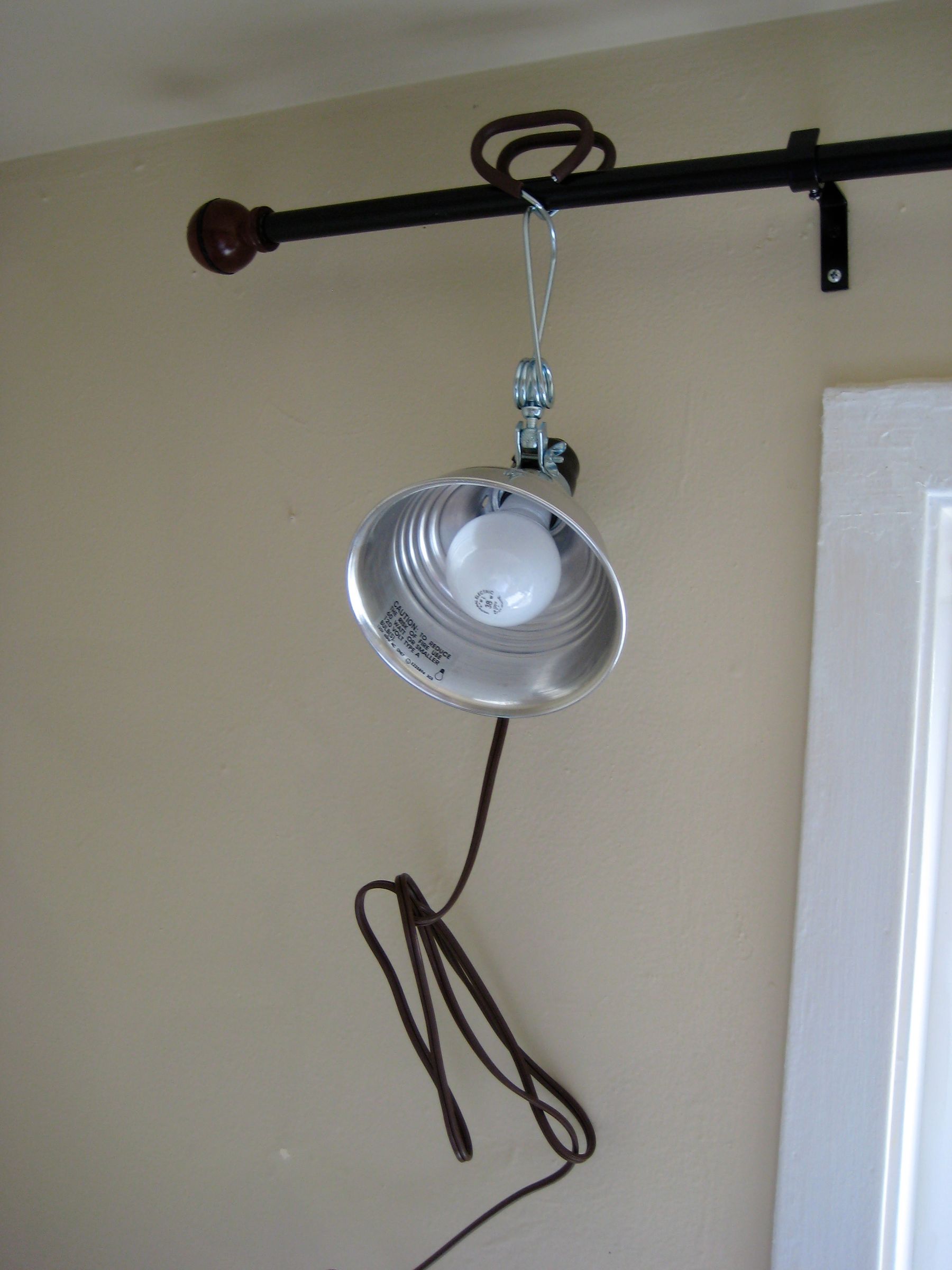 Poor Man's Track Lighting : 11 Steps - Instructables