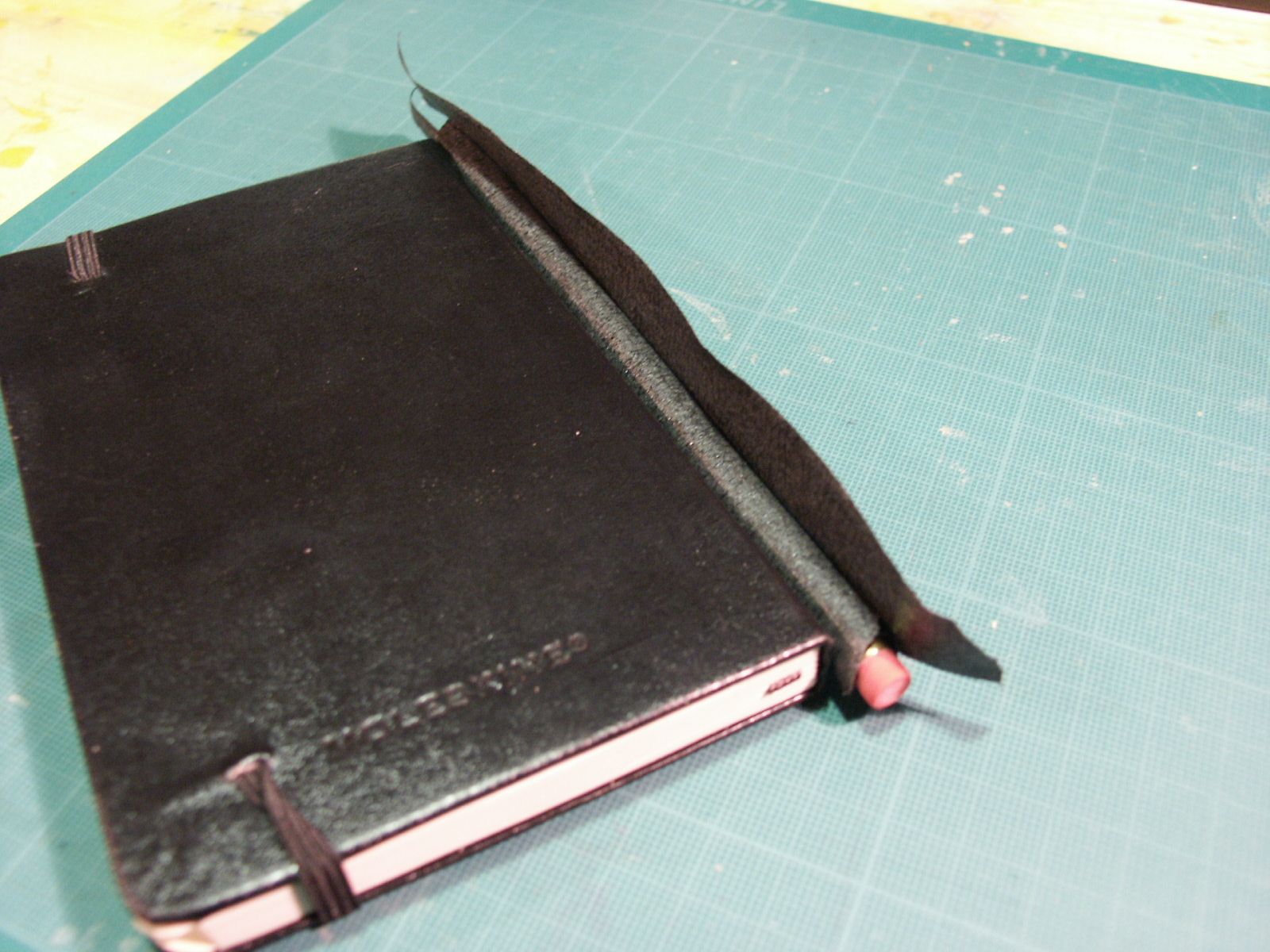 Pencil Holder for Notebooks : 4 Steps - Instructables