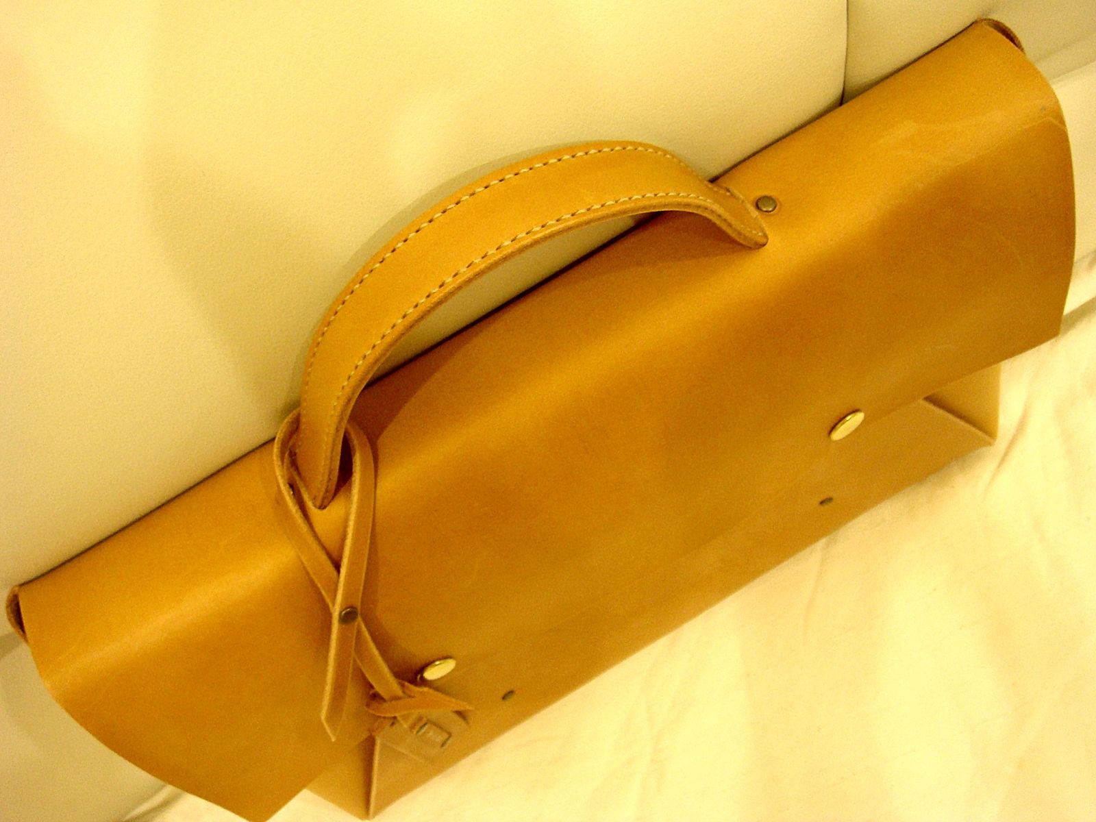 Simple Leather Briefcase : 7 Steps (with Pictures) - Instructables