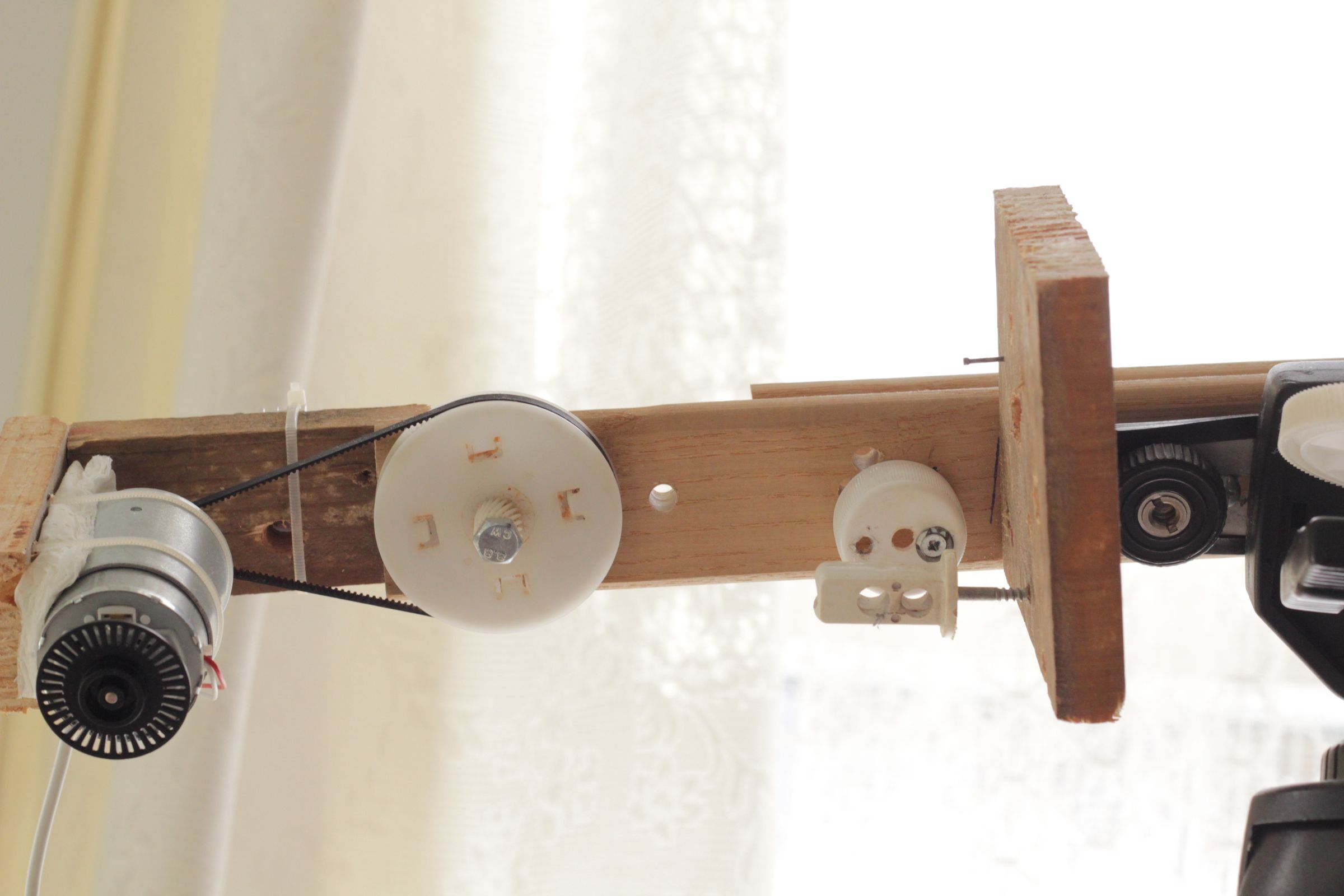 AstroTracker - a Barn Door Star Tracker : 10 Steps (with Pictures ...